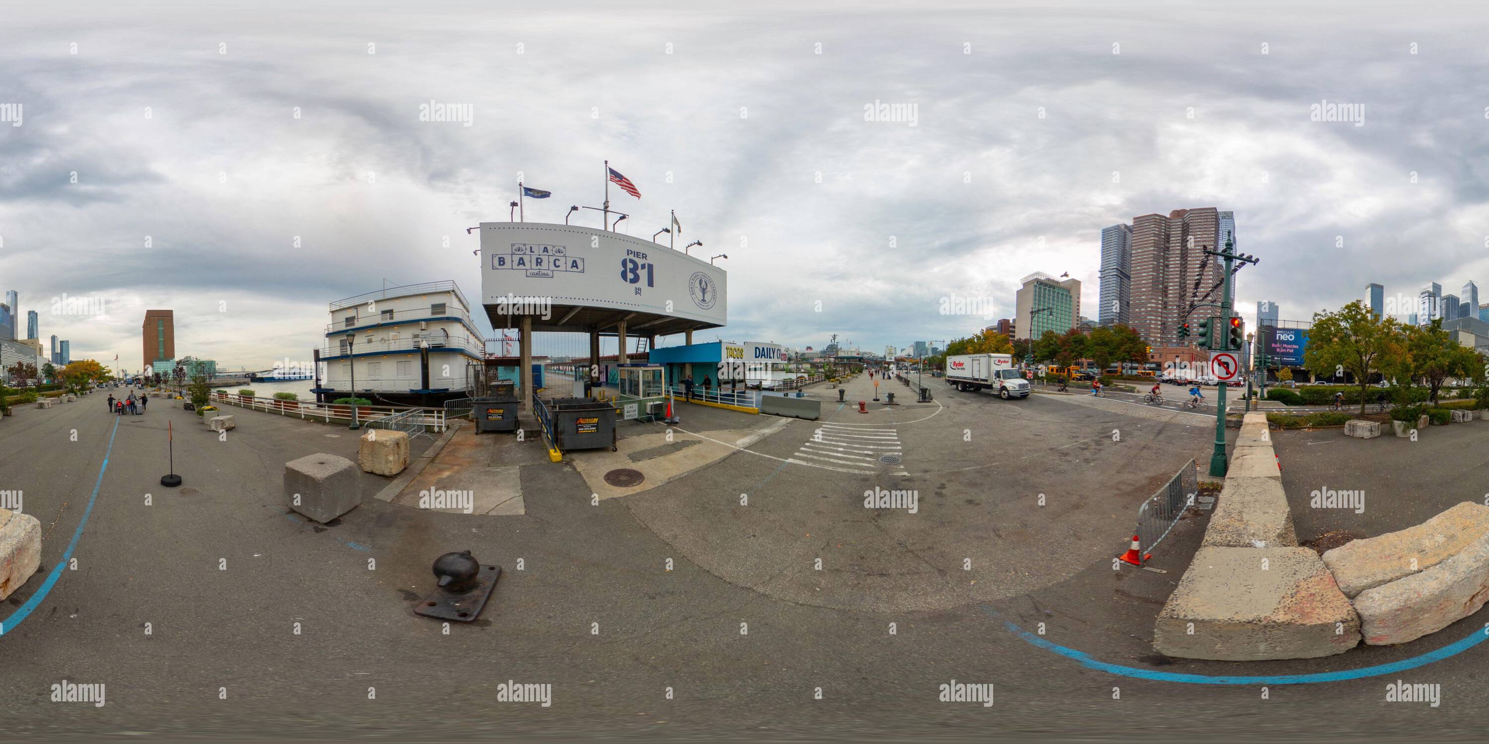 360° view of New York, NY, USA - October 27, 2023: New York stock photo Pier 81. 360 VR ...