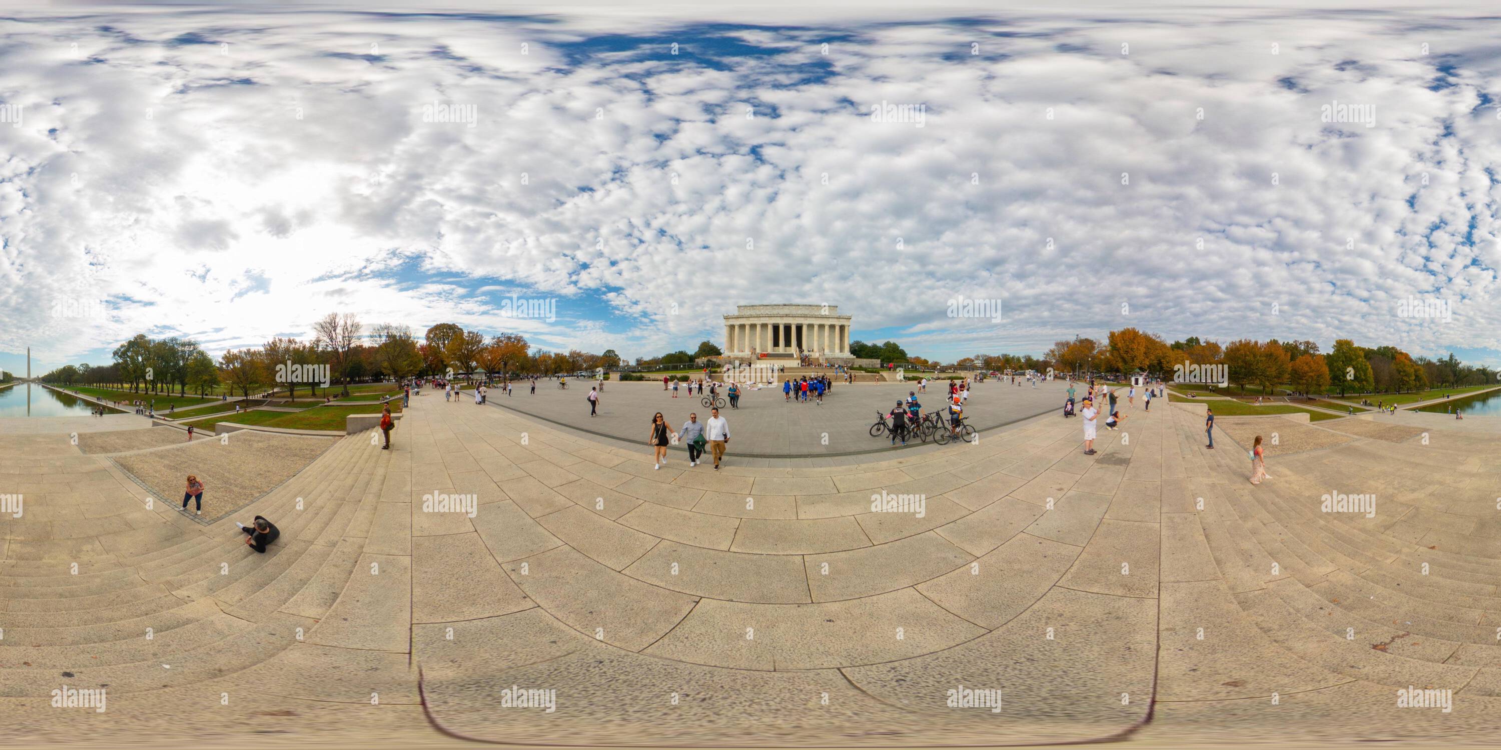 360° view of Washington DC, USA - October 28, 2023: Lincoln Memorial ...