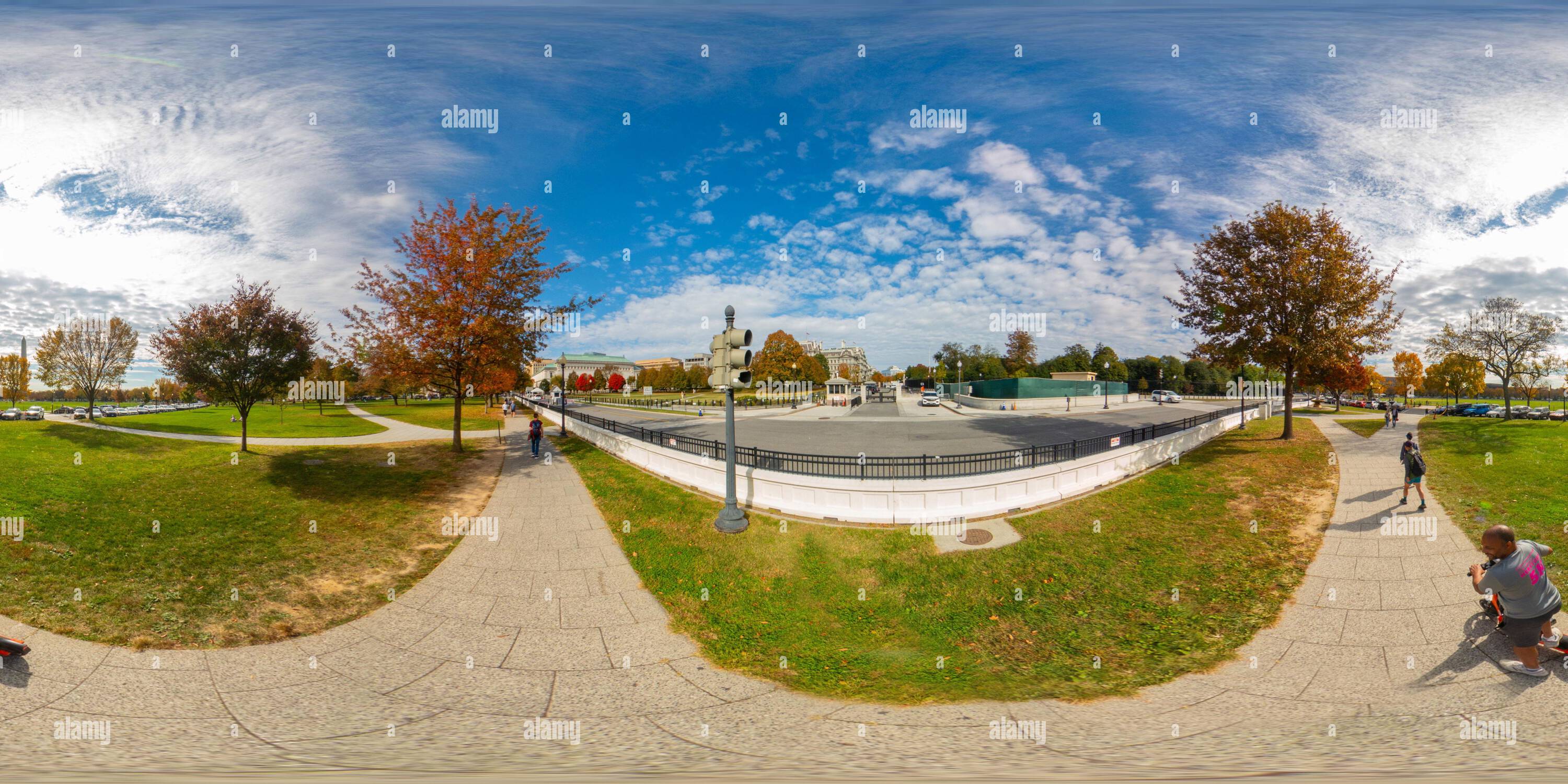 360° view of Washington DC, USA - October 28, 2023: Pedestrian path ...