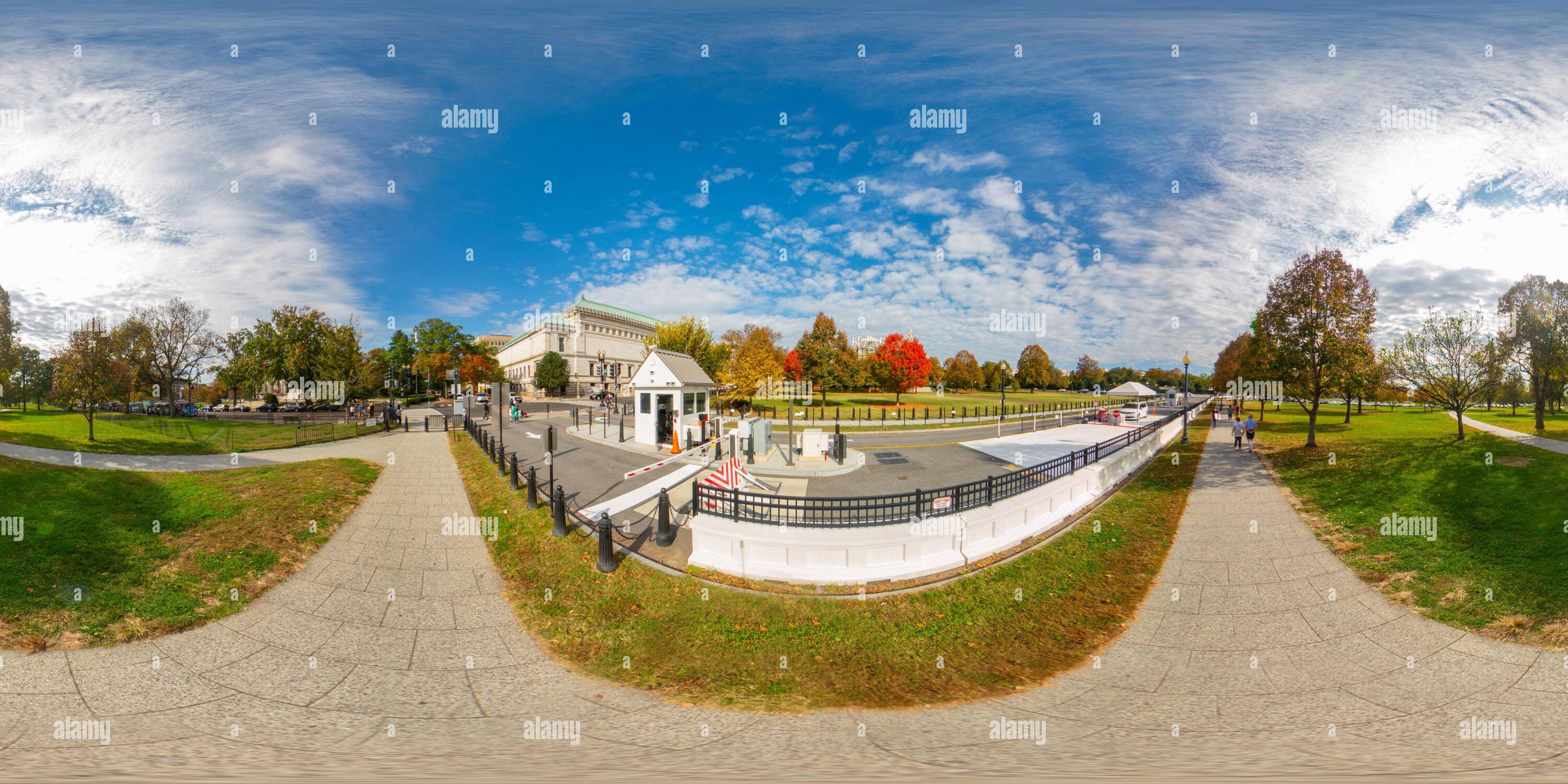 360° view of Washington DC, USA - October 28, 2023: Pedestrian path ...