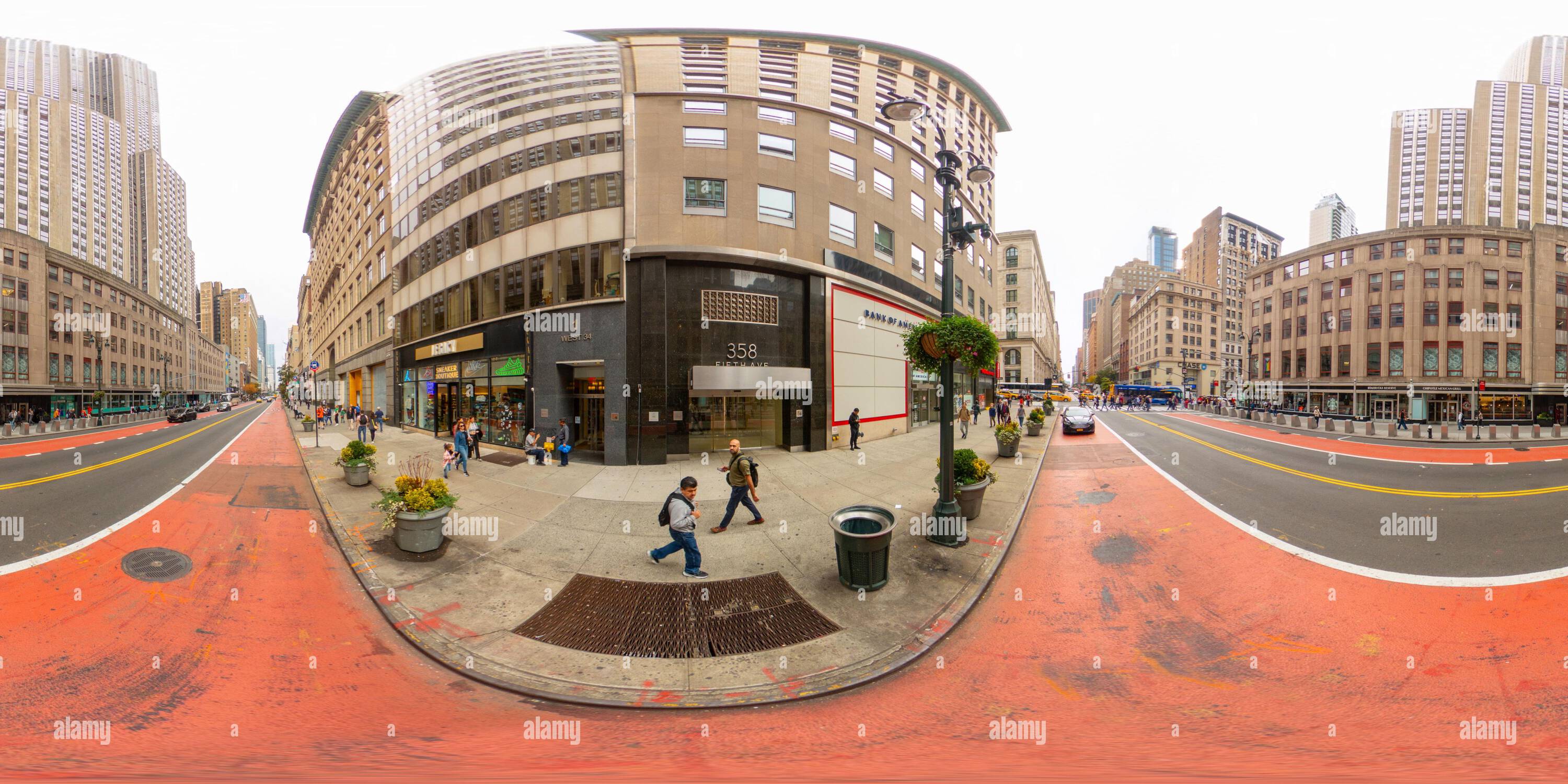 360° view of New York, NY, USA - October 27, 2023: Street view Empire ...
