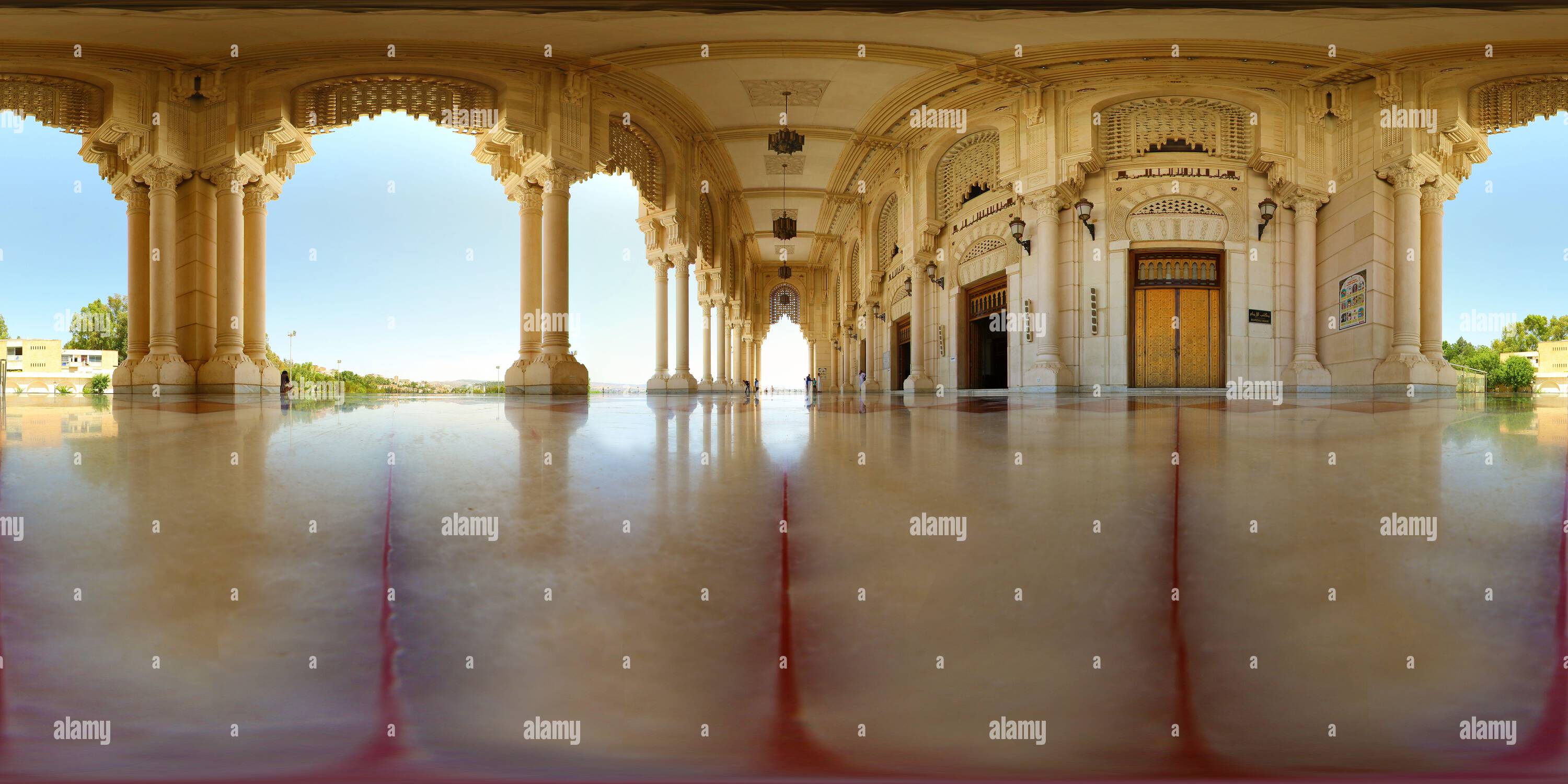 360° view of Emir Abdelkader Mosque, Constantine, Algeria (11 of 13 - Alamy