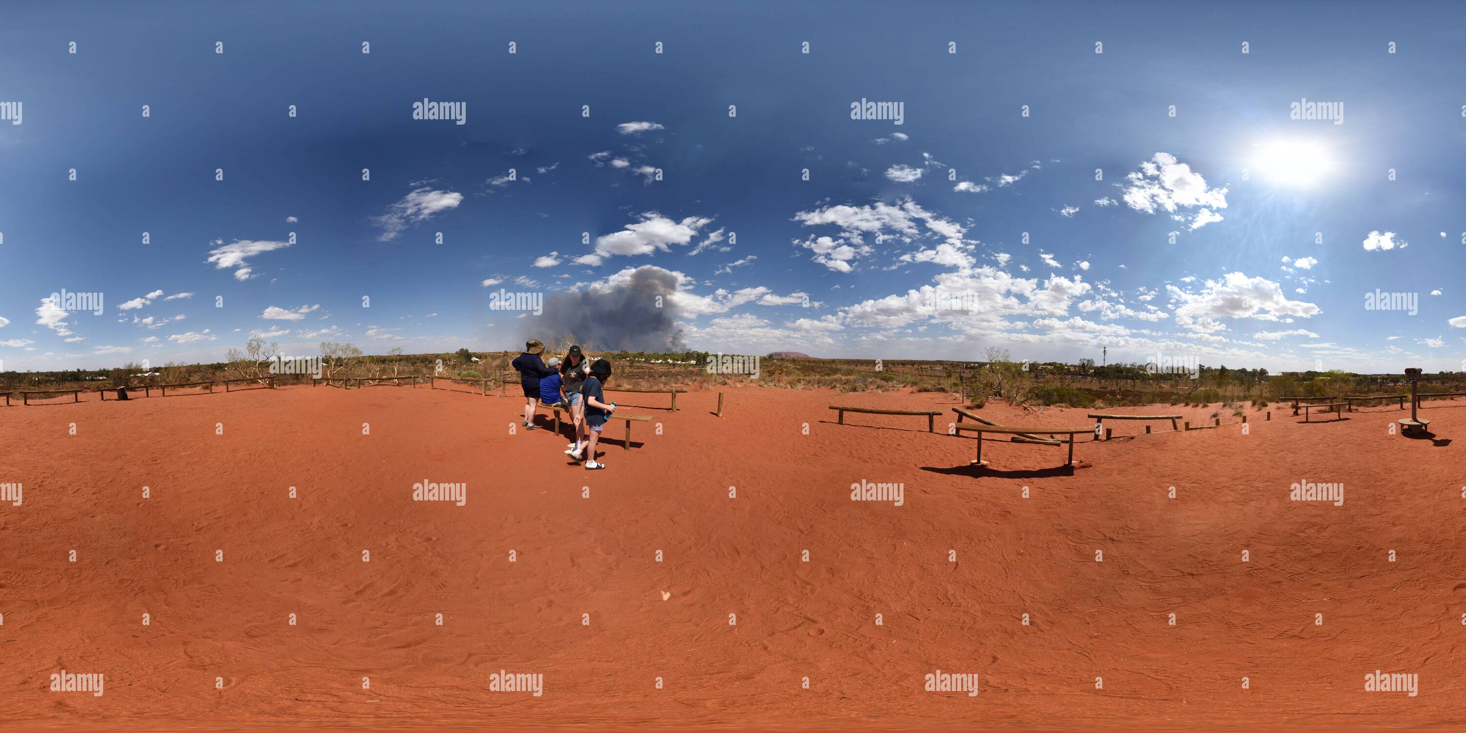 360° view of Imalung Lookout in the middle of Yulara, views of Uluru ...