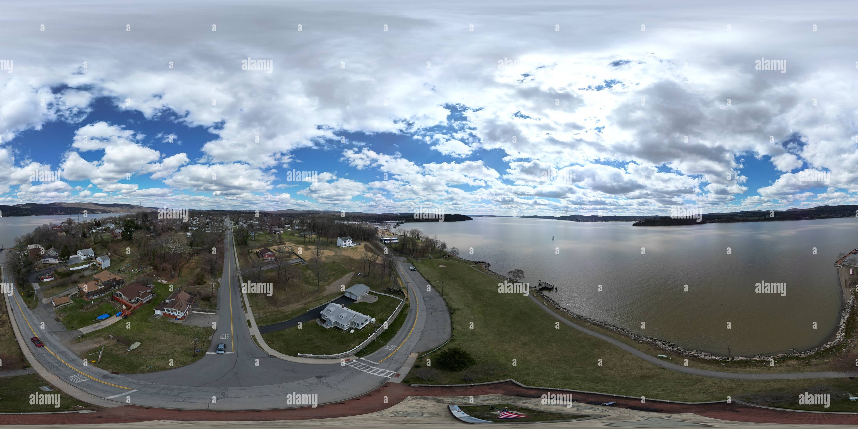 360° view of Above Verplank along the Hudson River - Alamy