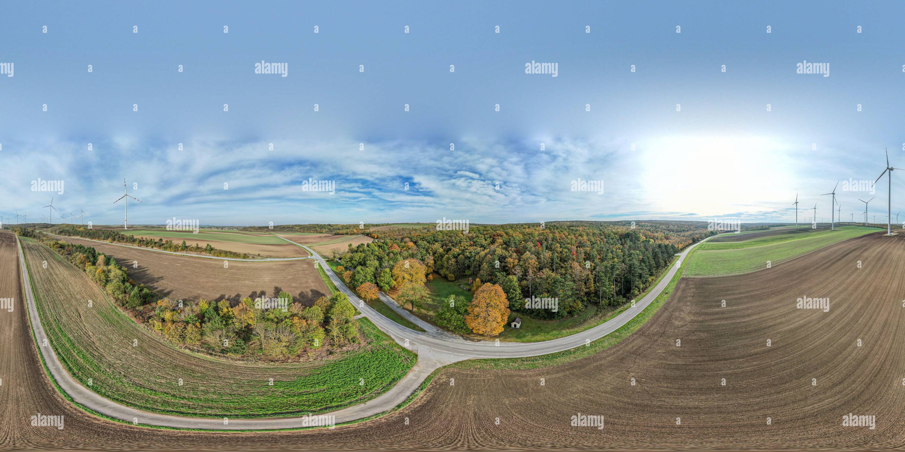 360° view of 360 Grad Luftaufnahme Sieben Rusten Altar Matzner Wald - Alamy