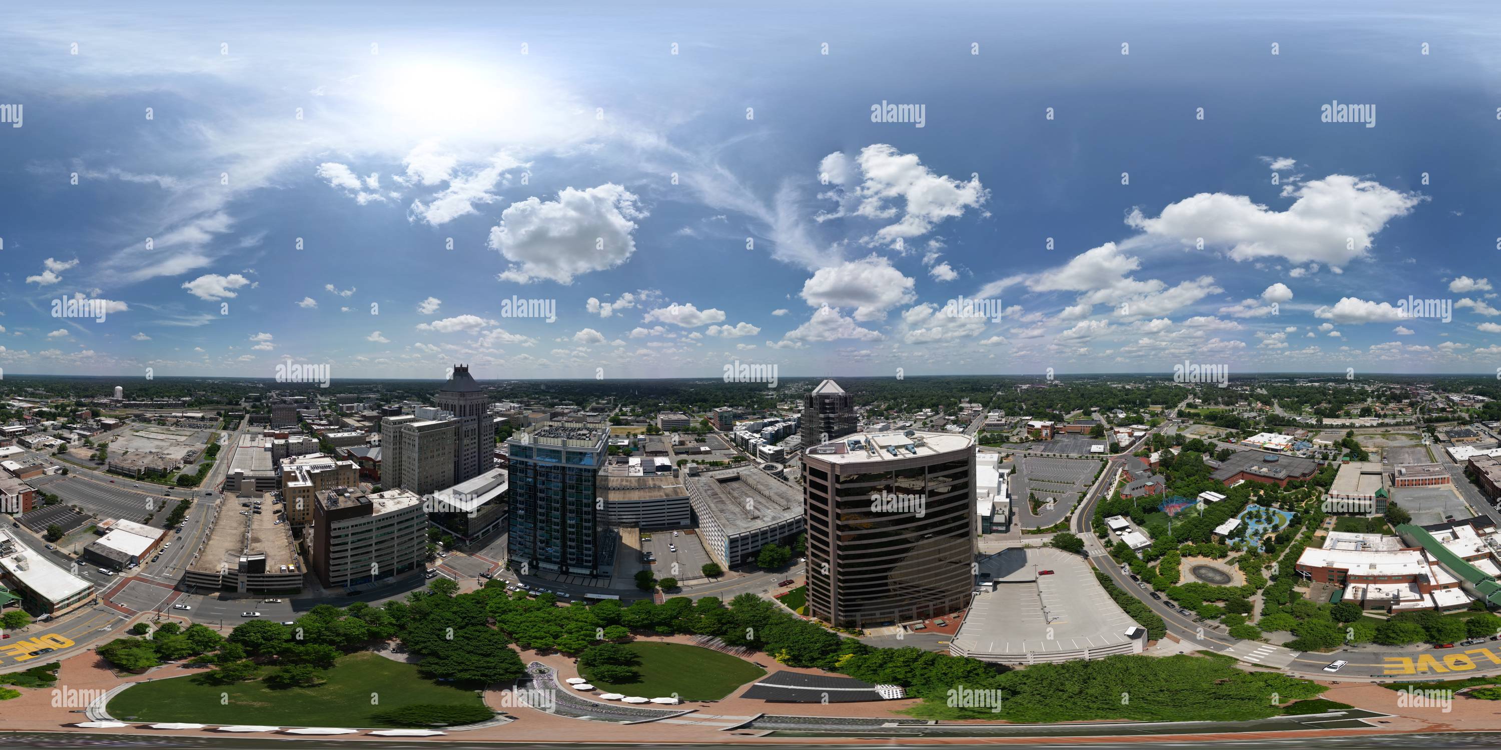 360° view of Above Center City Park waterfountain - Alamy
