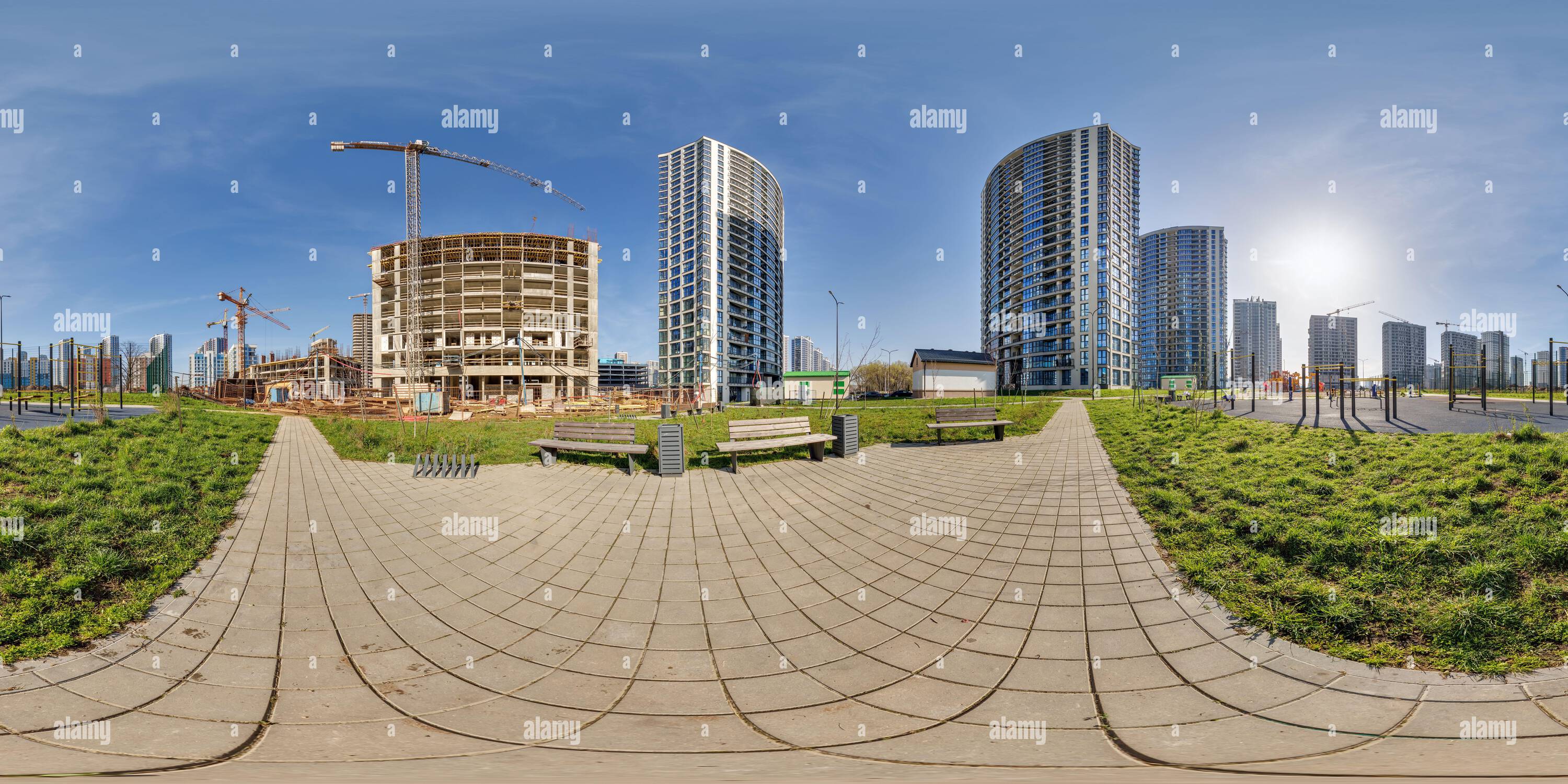 360 panoramic view tower cranes hi-res stock photography and images - Alamy