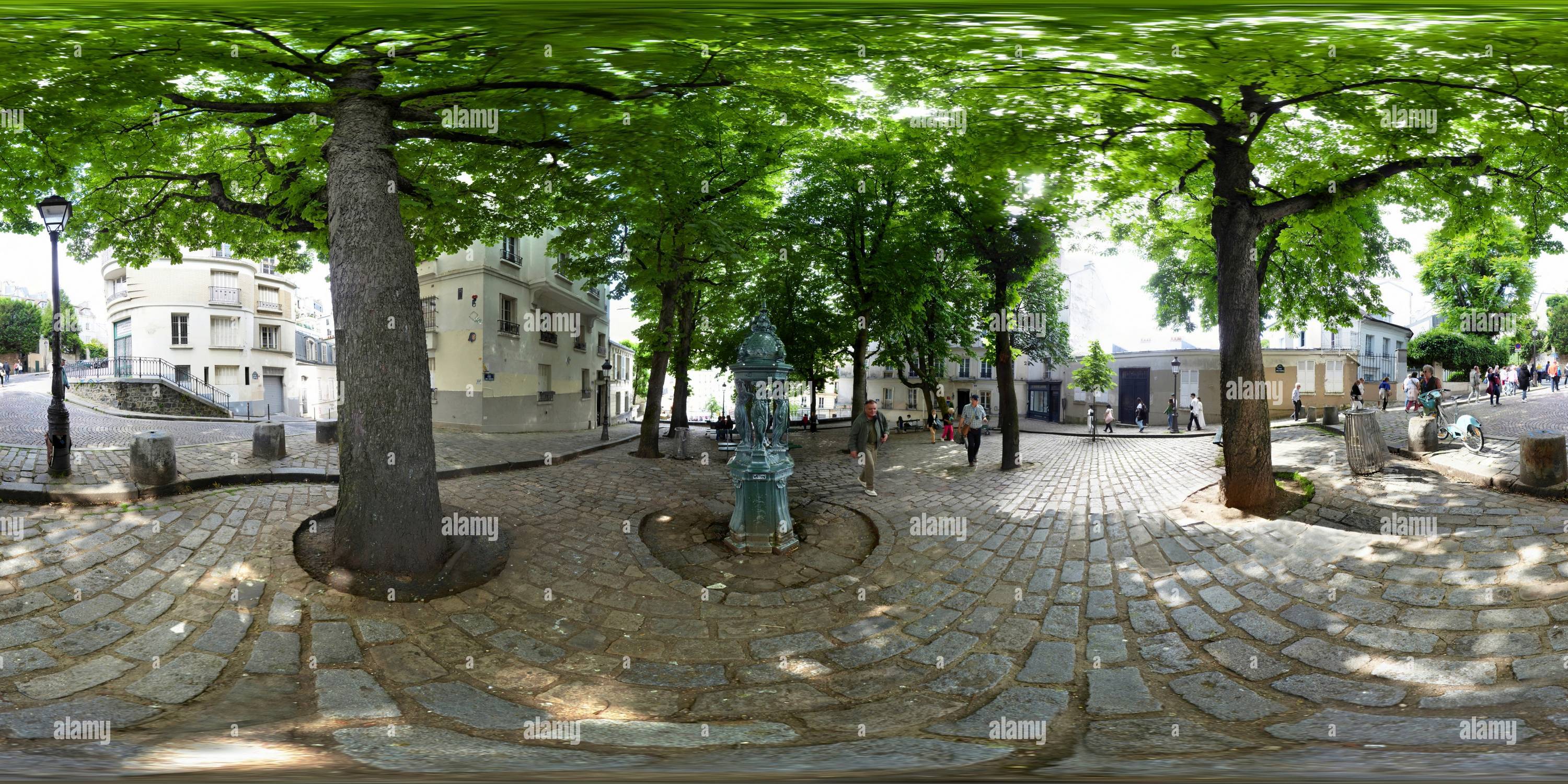 360° view of Paris Place Emile Goudeau Monmatre - Alamy