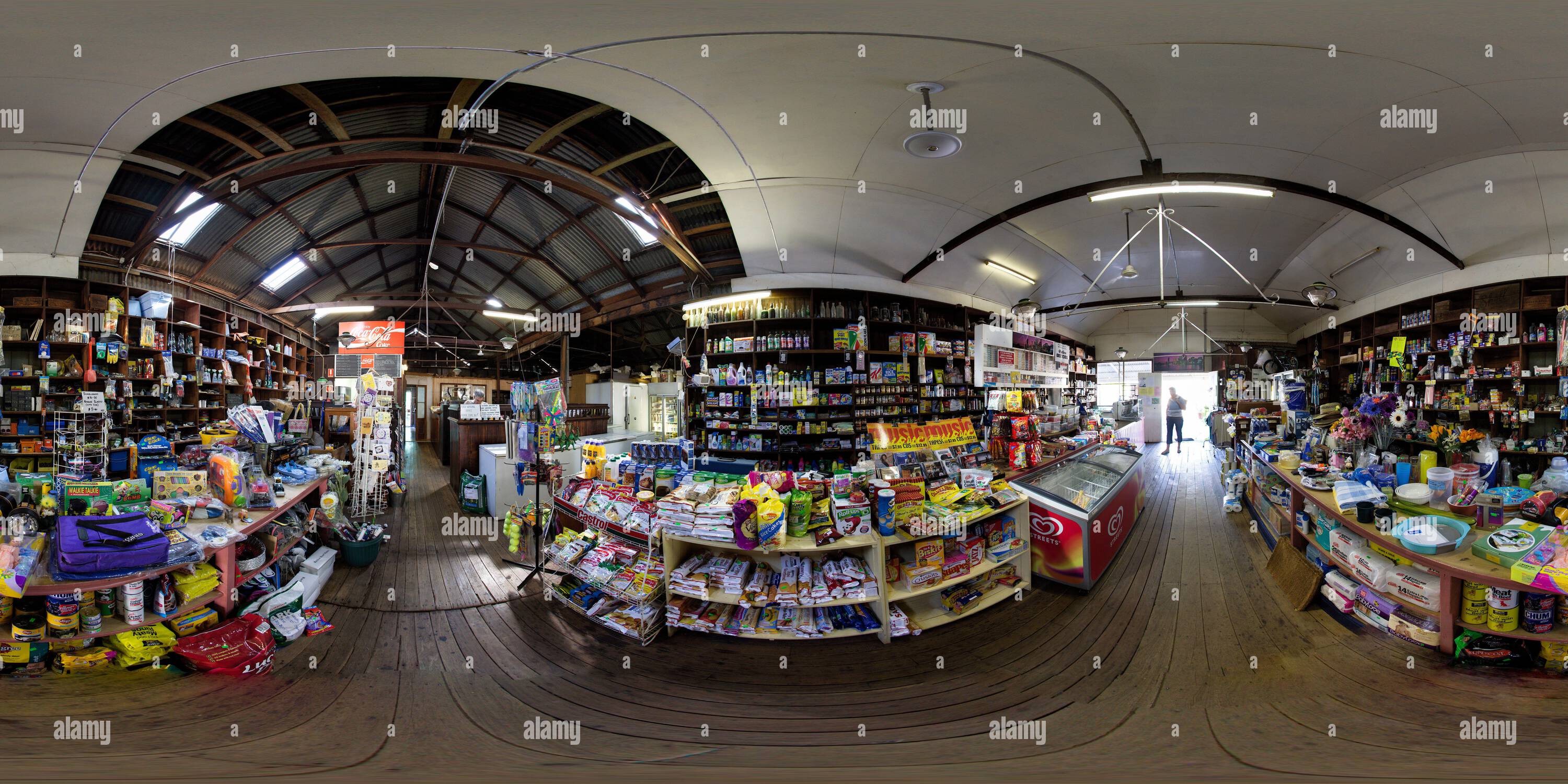Vintage general store interior hi-res stock photography and images - Alamy
