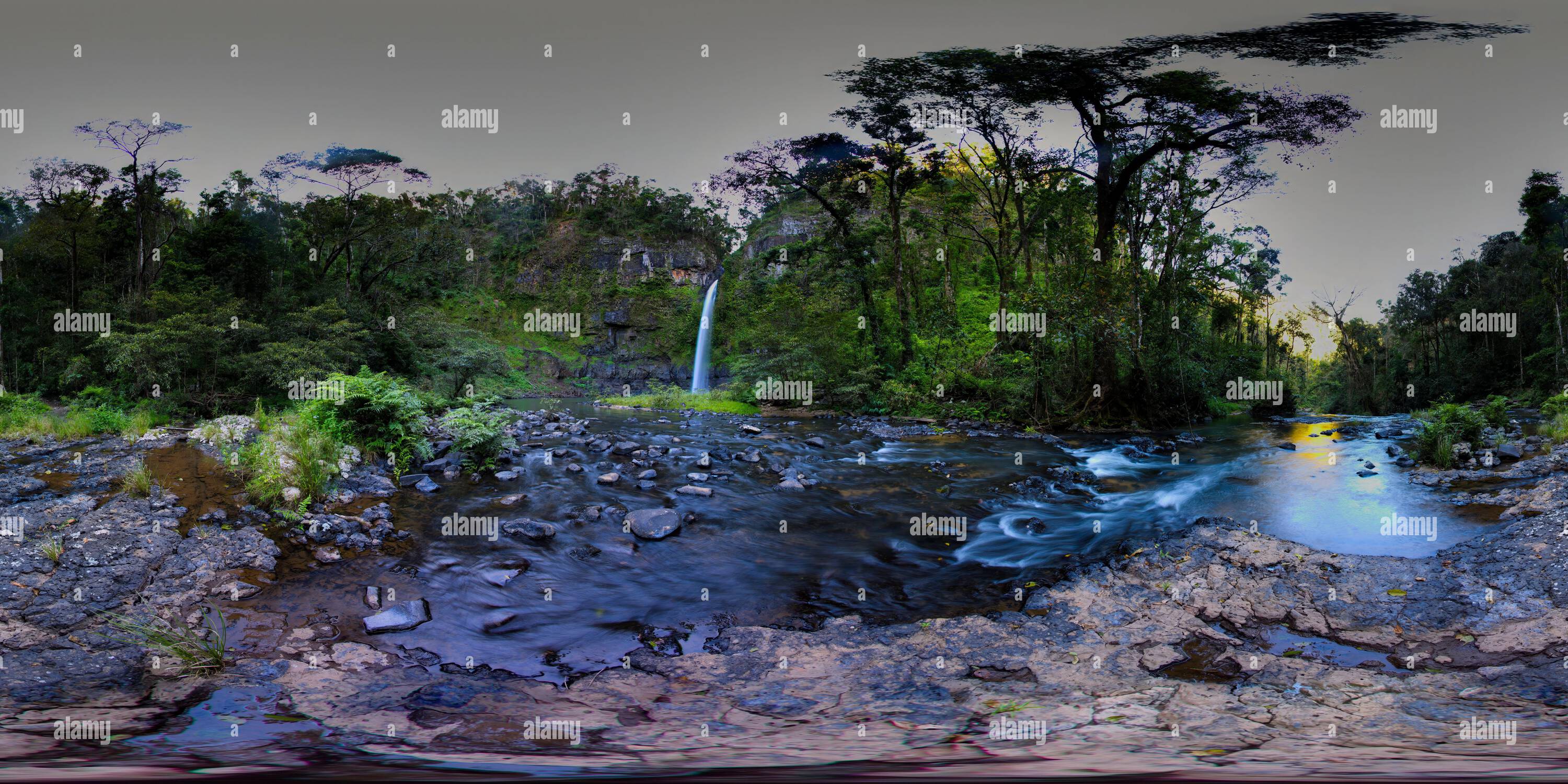 360° view of 360° panoramic image of Nandroya Falls Wooroonooran ...