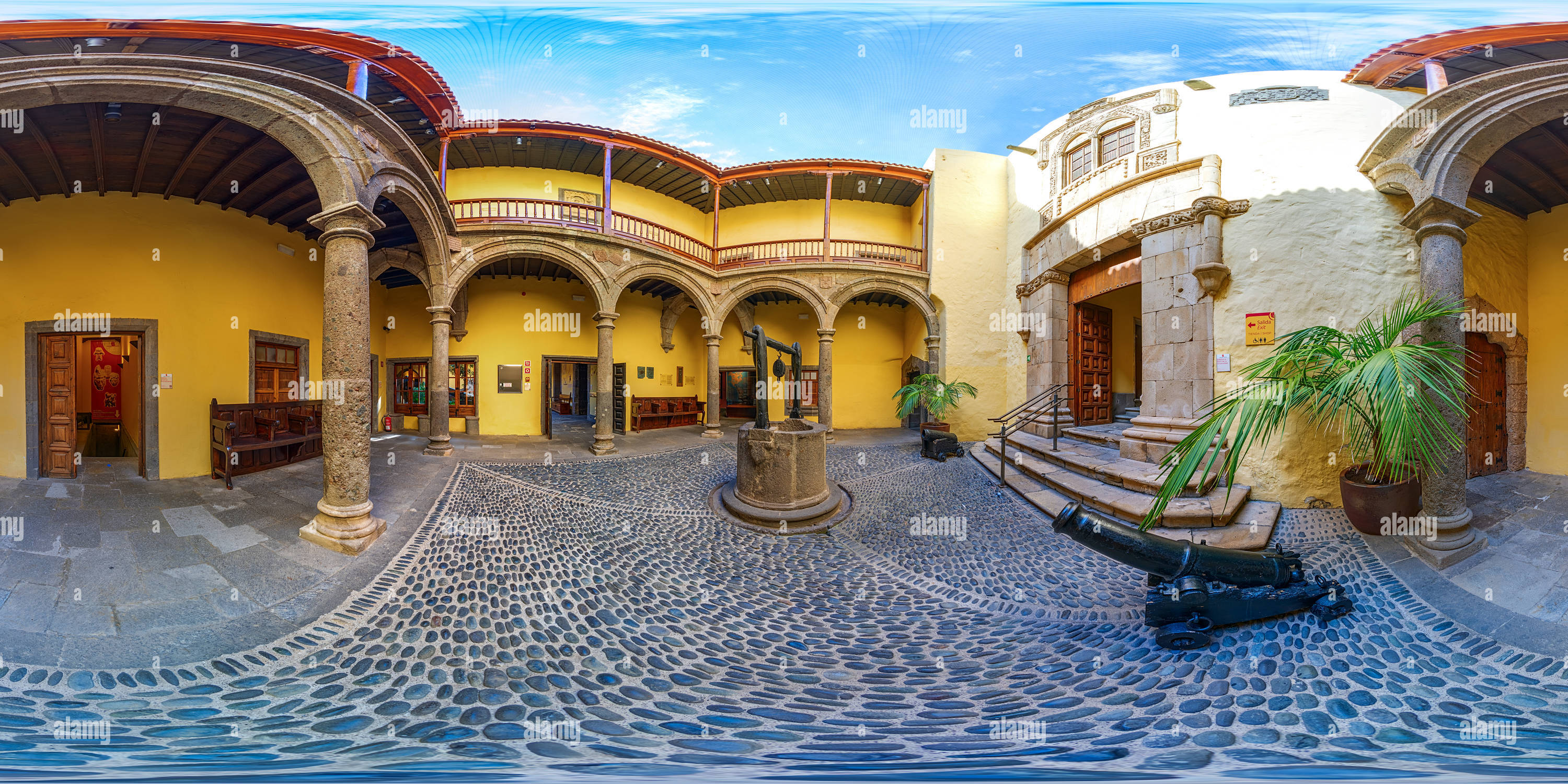 360° view of Cristobal Colón house, canary island - Alamy