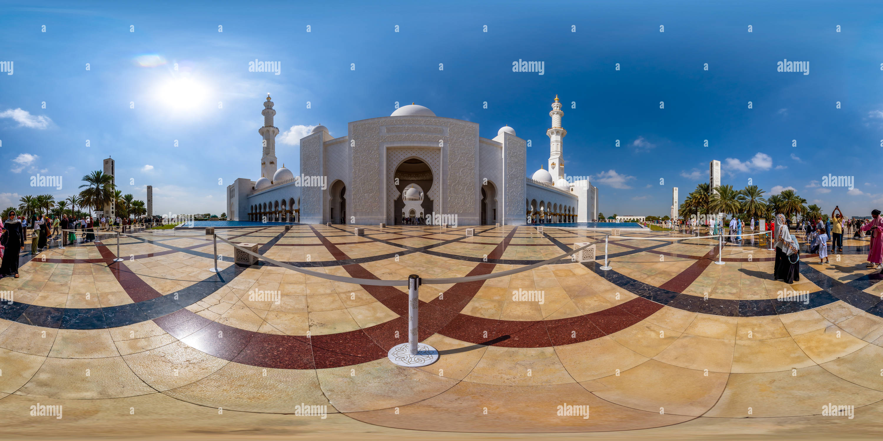 360° view of Sheikh Zayed Mosque entrance - Alamy