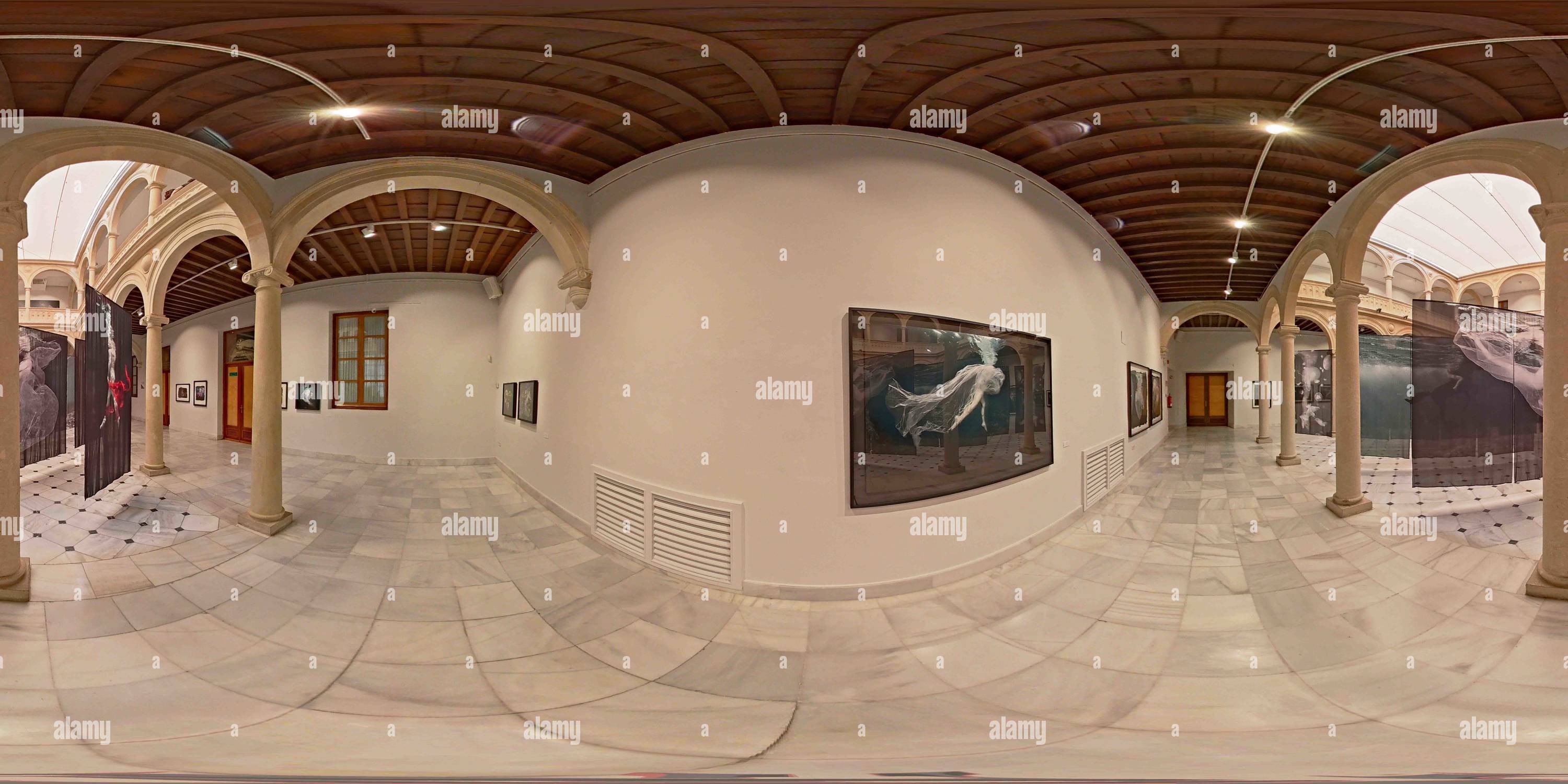 360° view of 360 report of Isabel Muñoz's exhibition, entitled WATER ...