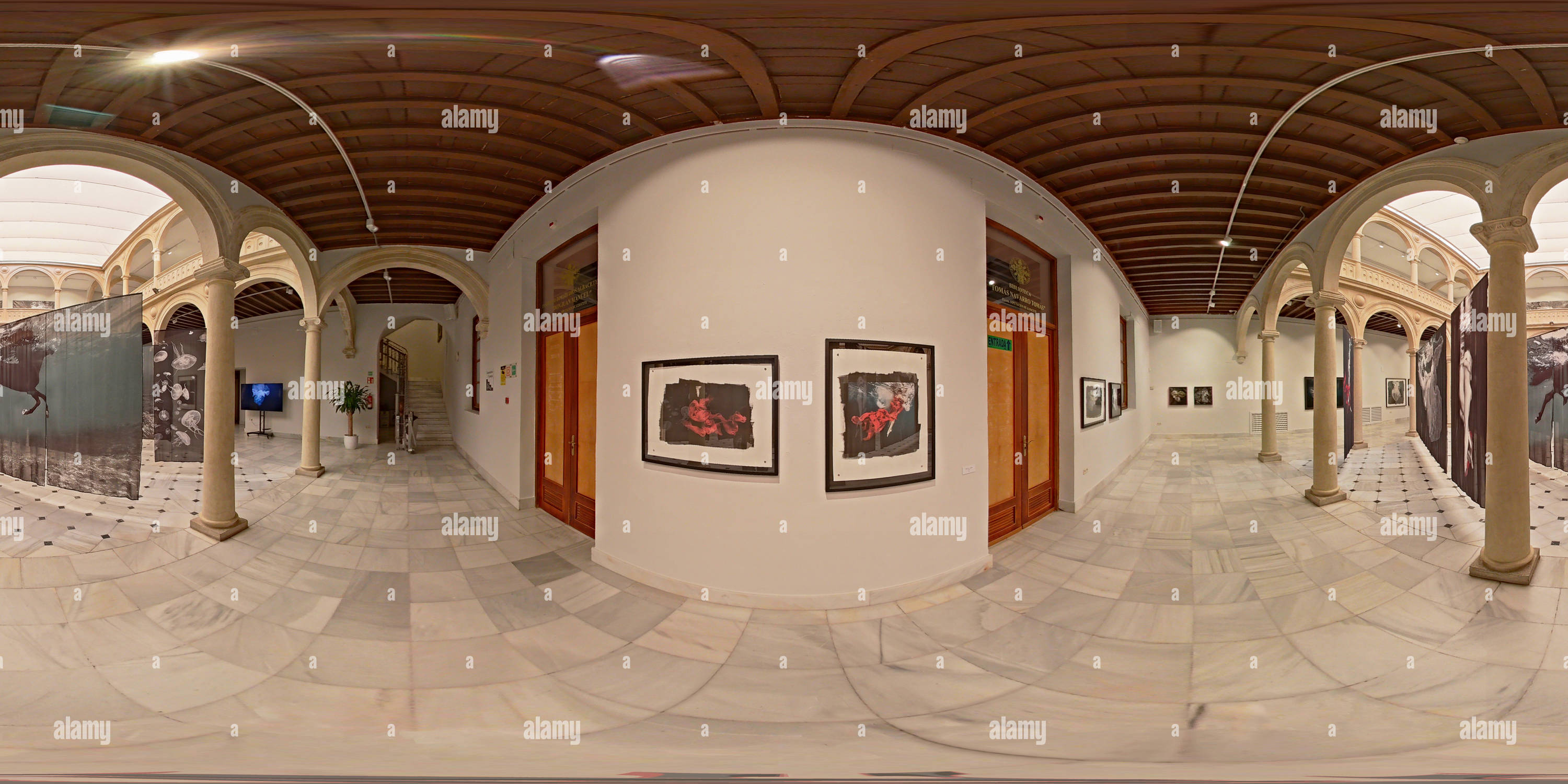 360° view of 360 report of Isabel Muñoz's exhibition, entitled WATER ...