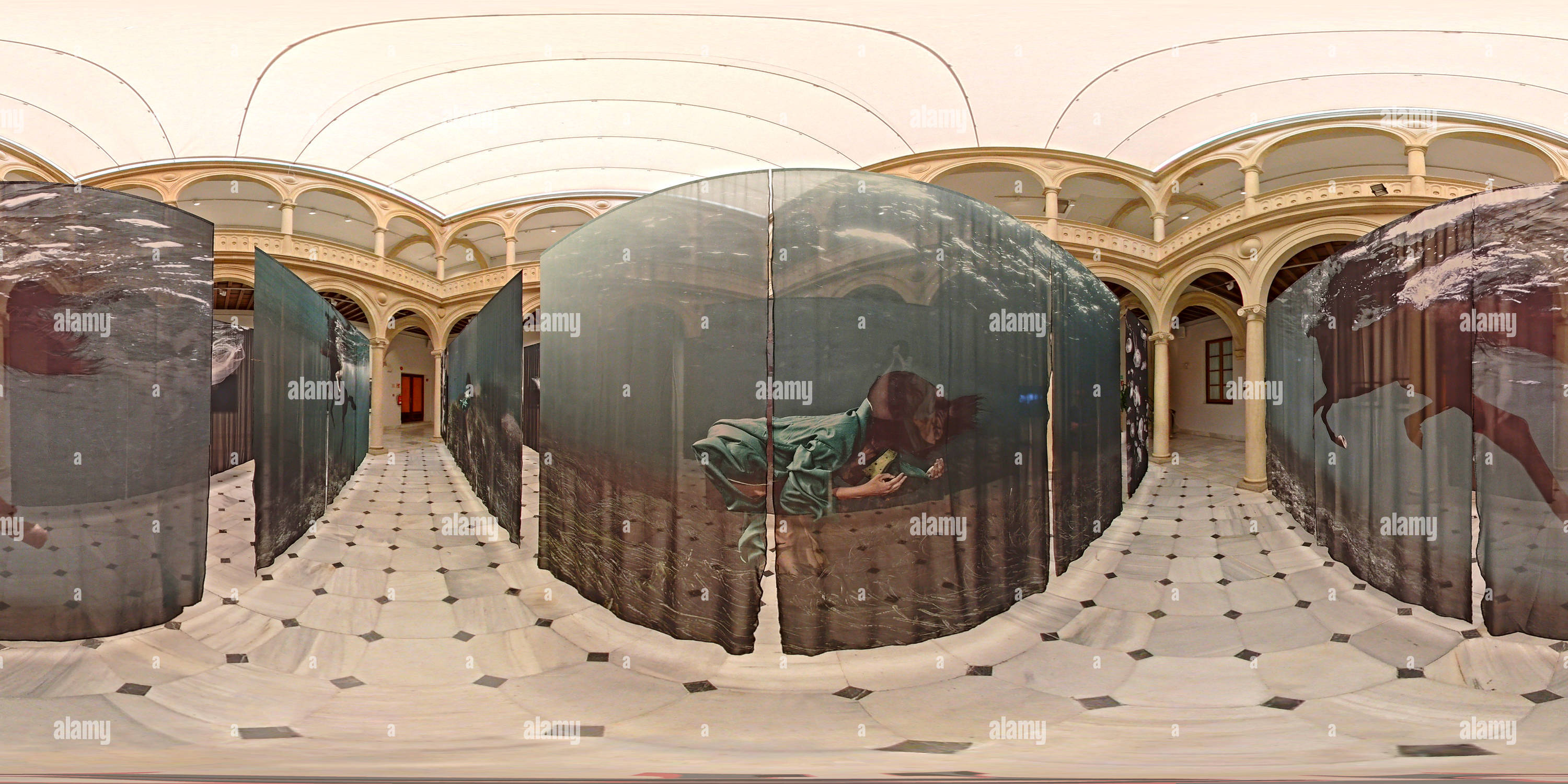 360° view of 360 report of Isabel Muñoz's exhibition, entitled WATER ...