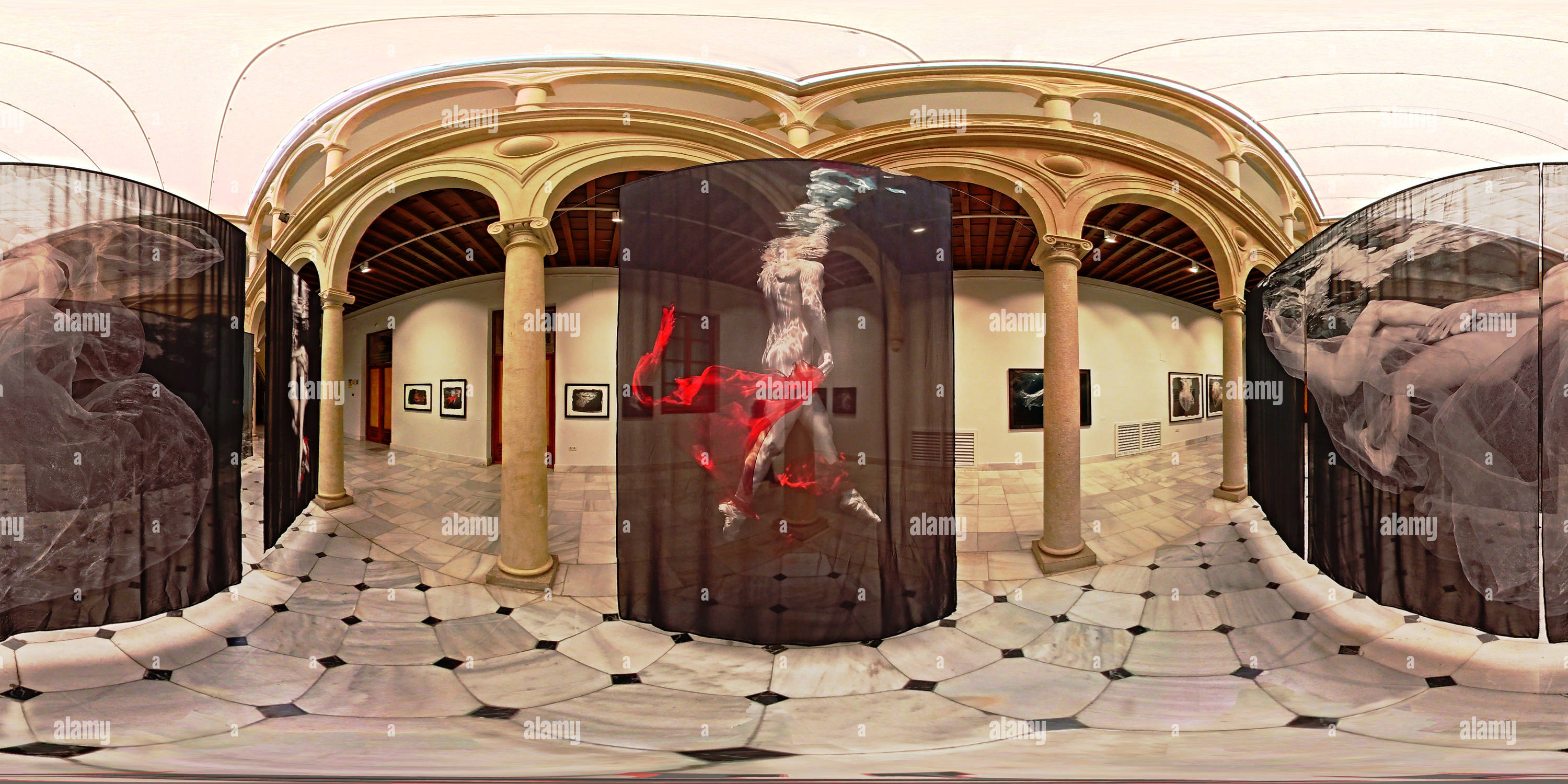 360° view of 360 report of Isabel Muñoz's exhibition, entitled WATER ...