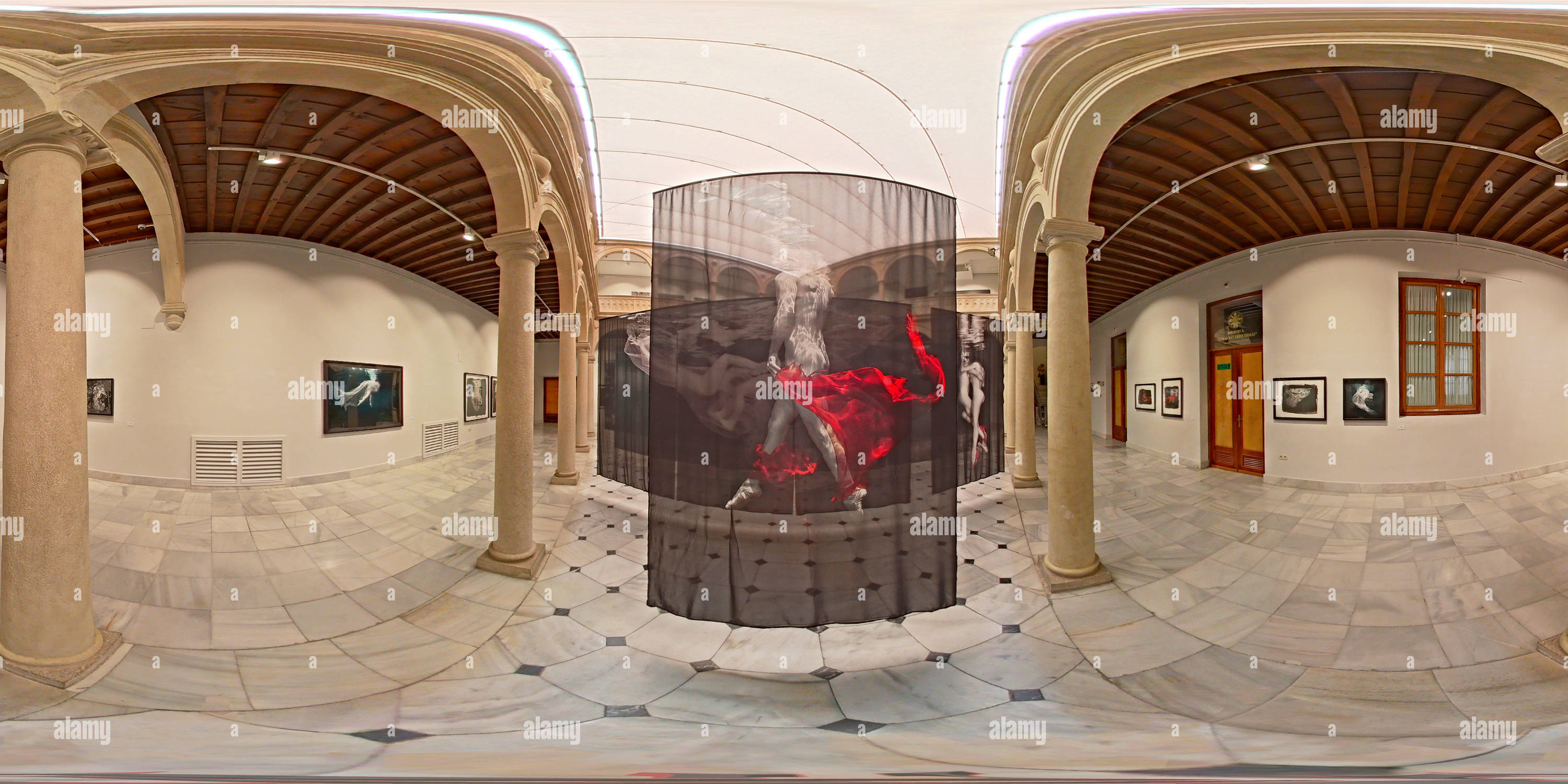 360° view of 360 report of Isabel Muñoz's exhibition, entitled WATER ...