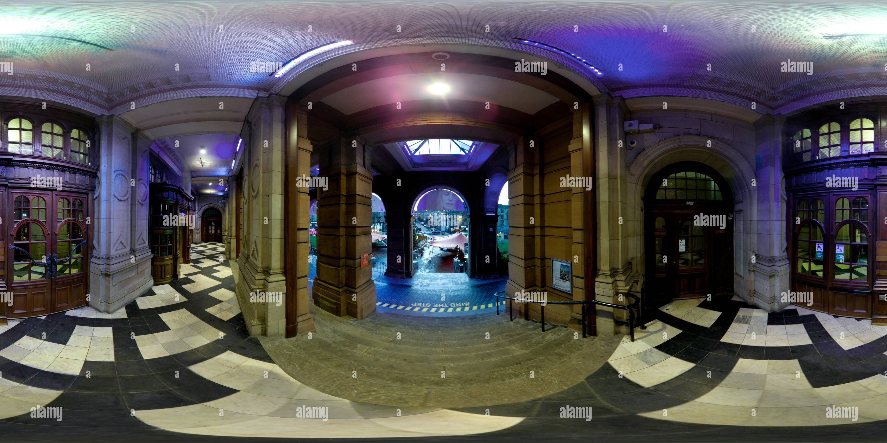 360 panorama art gallery hi-res stock photography and images - Alamy