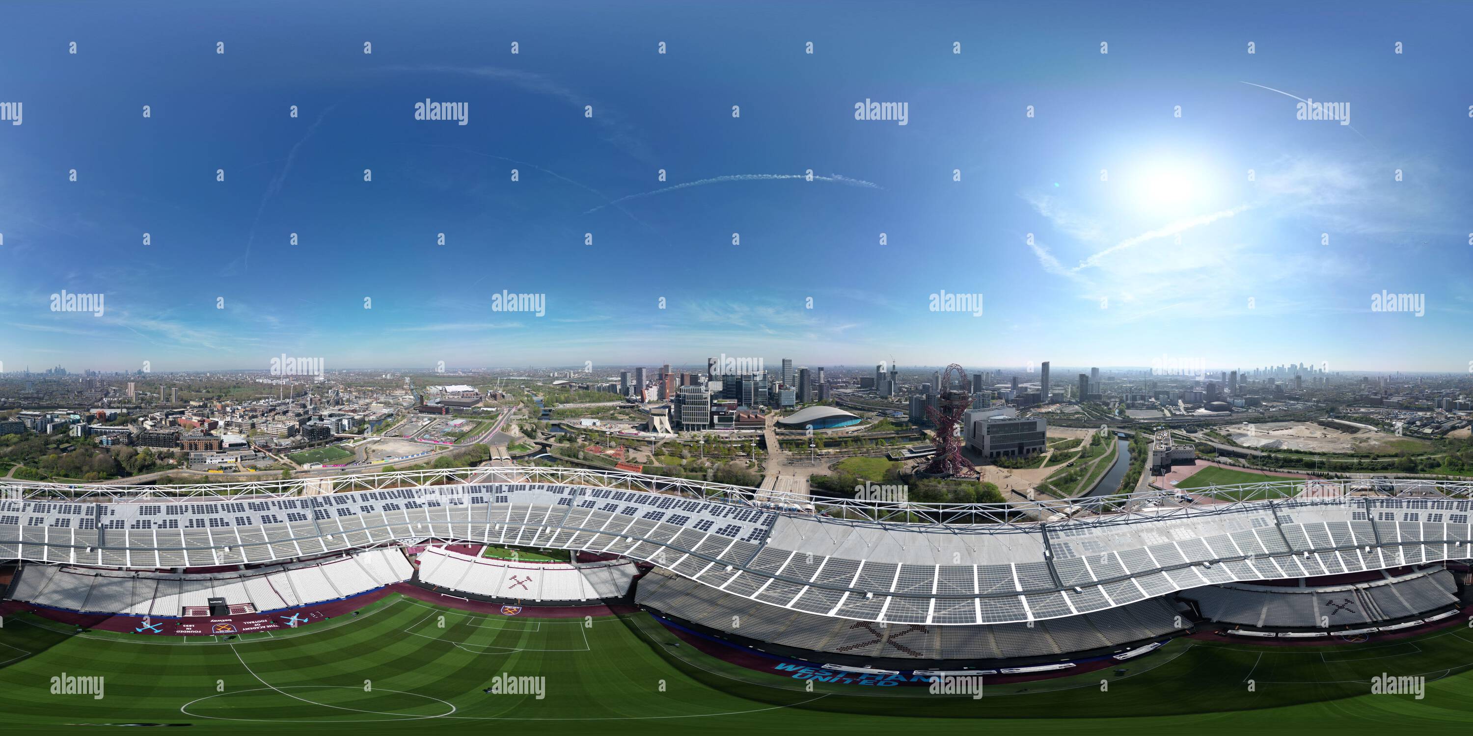 London aquatics centre aerial hi-res stock photography and images - Alamy