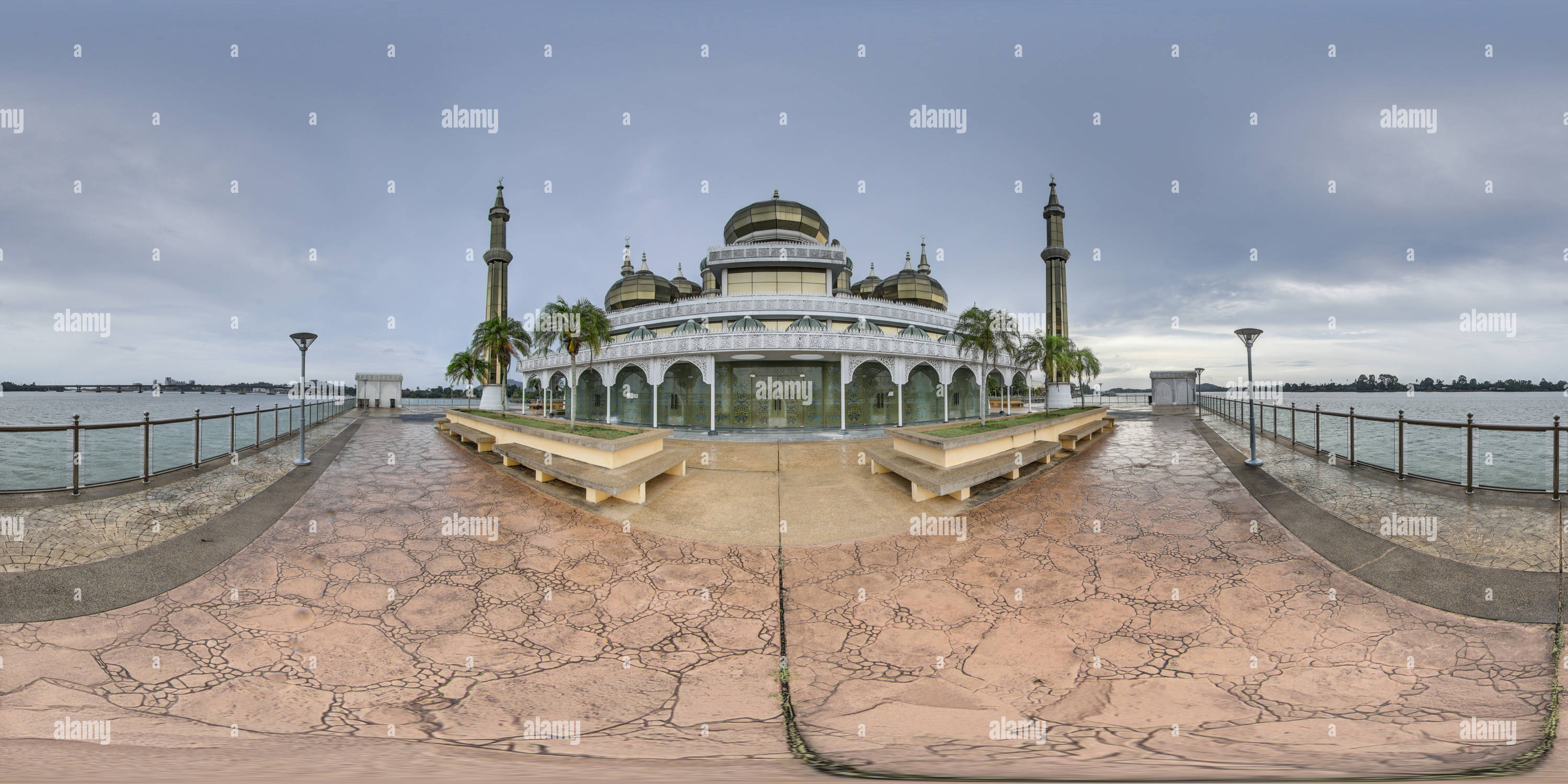 Crystal mosque islamic architecture hi-res stock photography and images ...