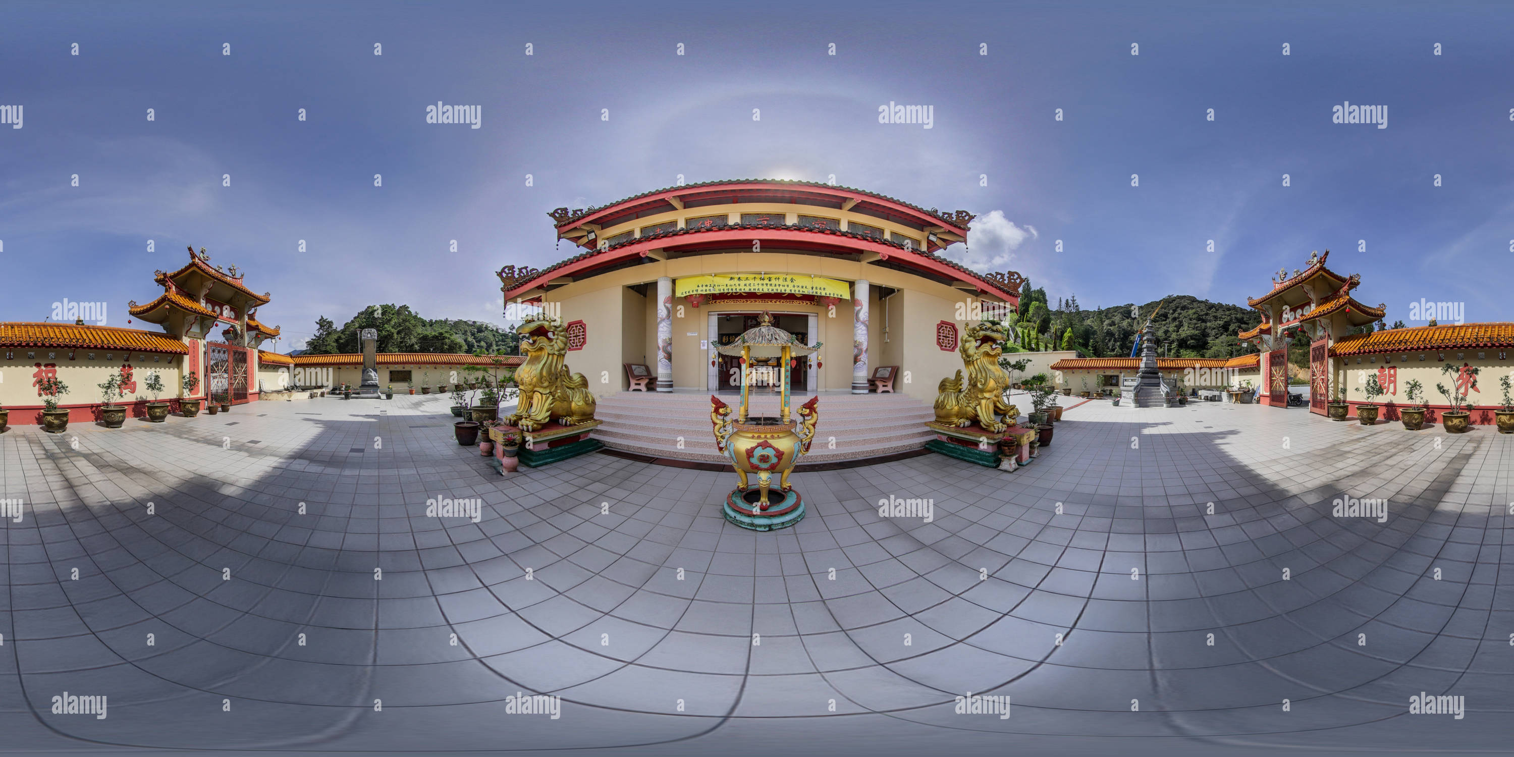 Vr 360 buddhist temple hi-res stock photography and images - Alamy