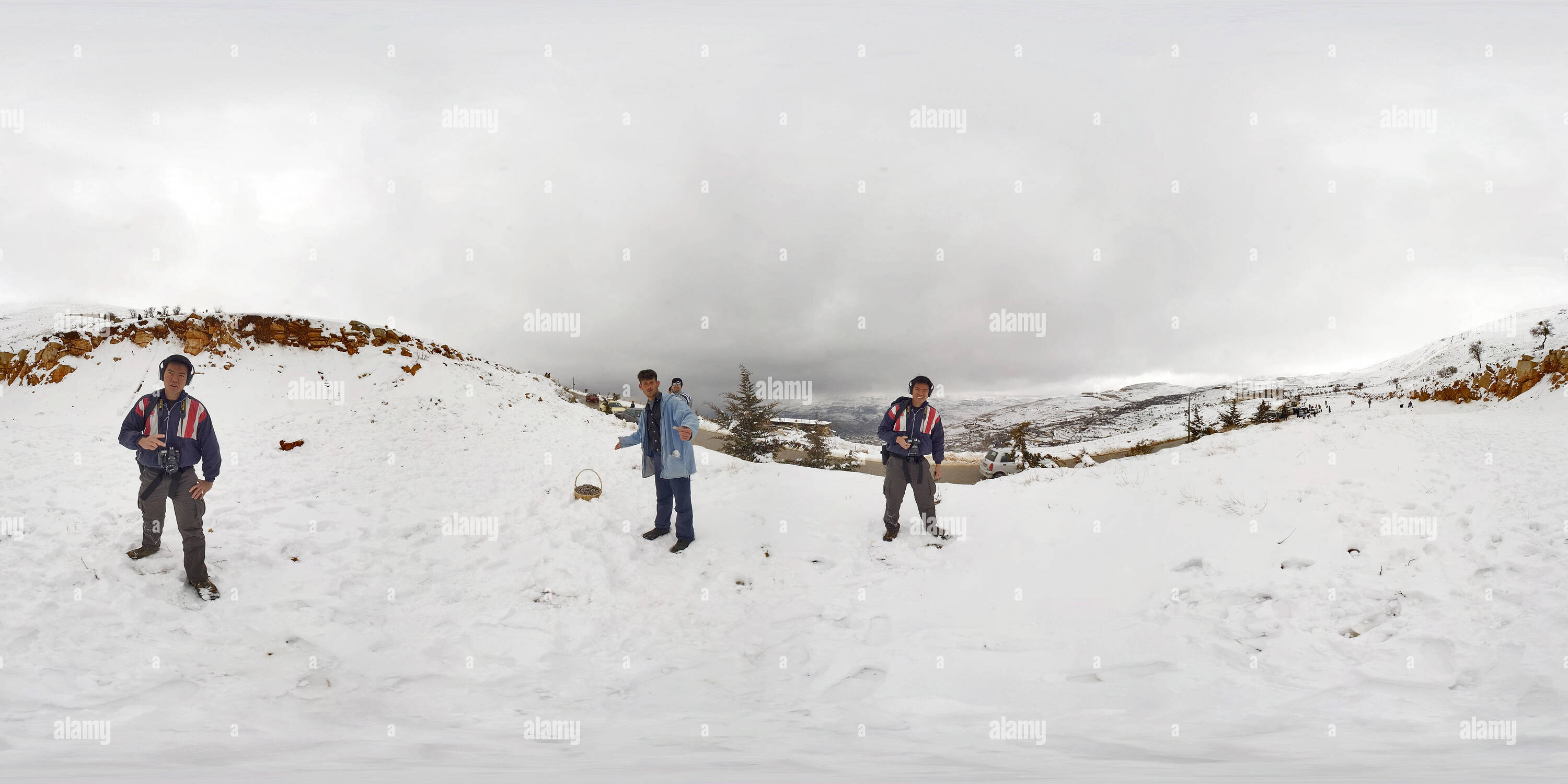 360° view of Bloudan Snow in March - Alamy