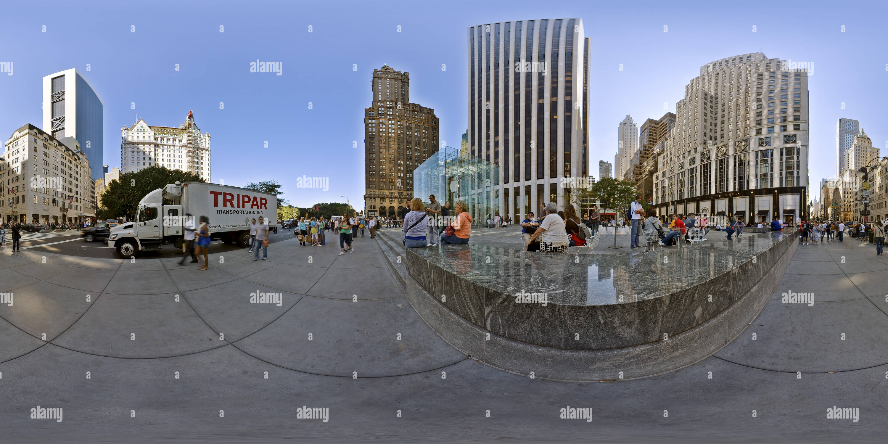 360° view of Apple Store and Bergdorf Goodman - Alamy