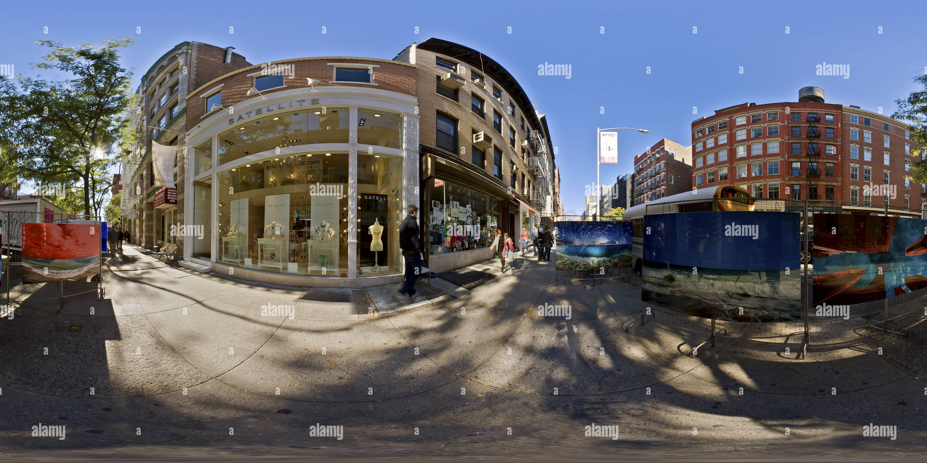 360° view of SoHo Satellite Paris - Alamy