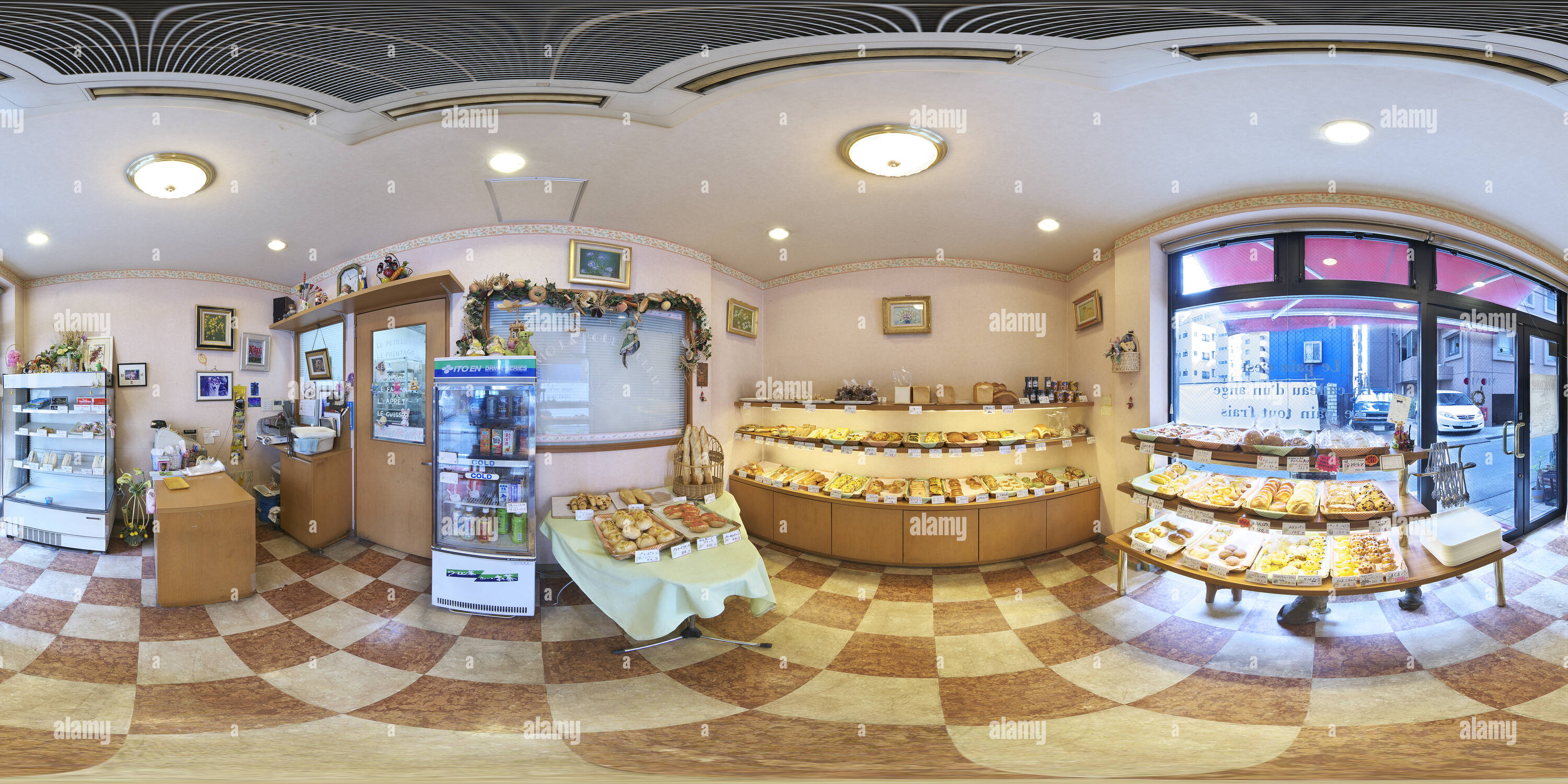 Momo shop hi-res stock photography and images - Alamy