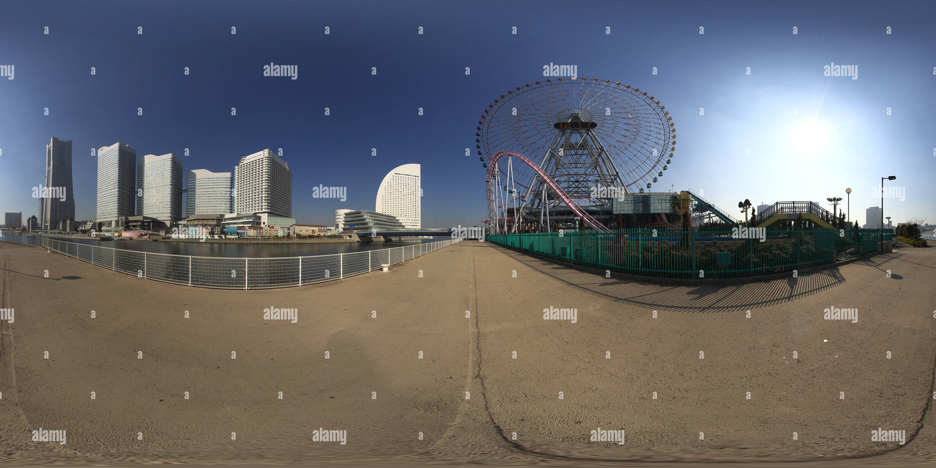 360° view of Yokohama cosmo world - Alamy