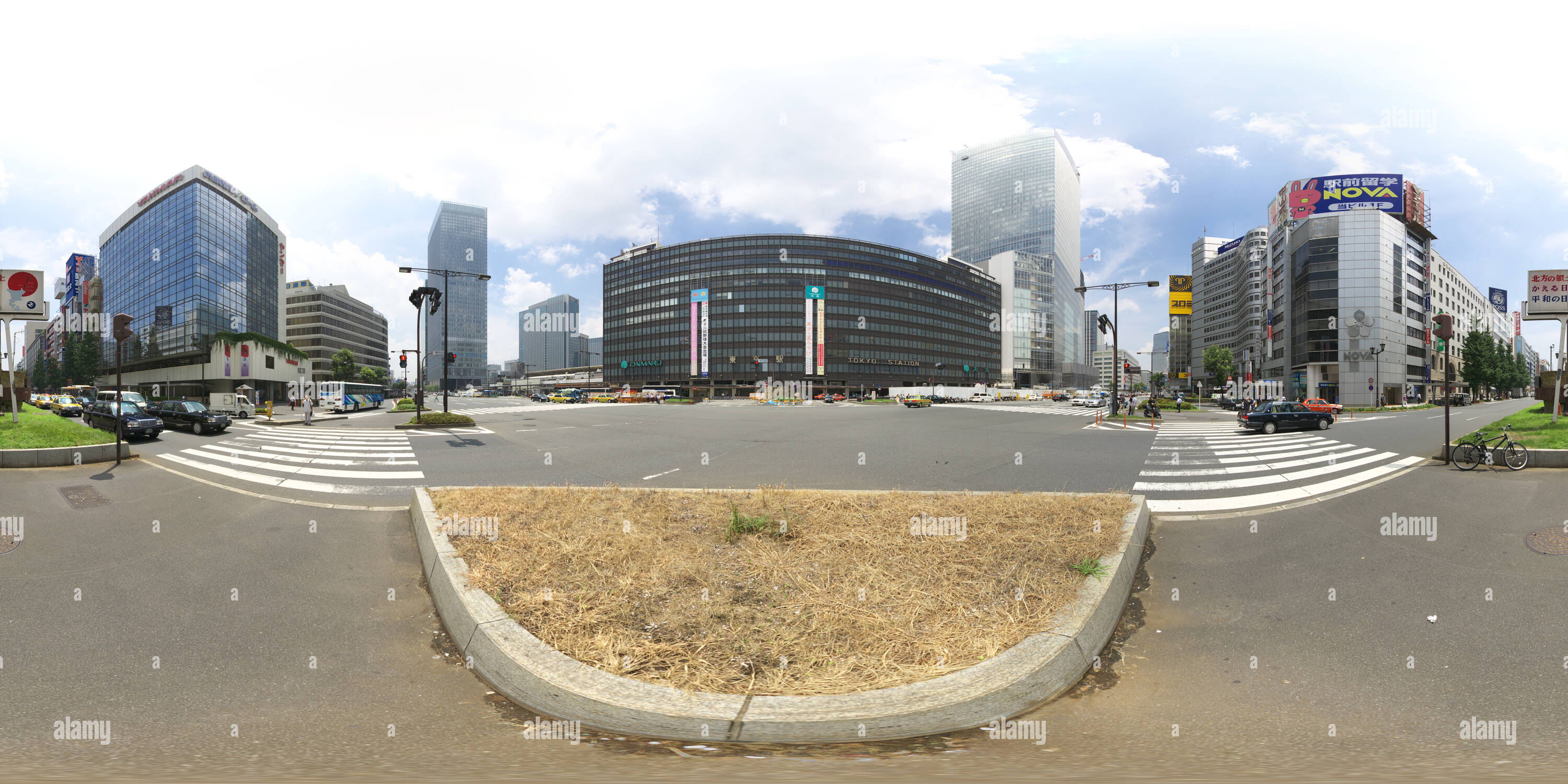 360° view of Tokyo station Yaesu side - Alamy