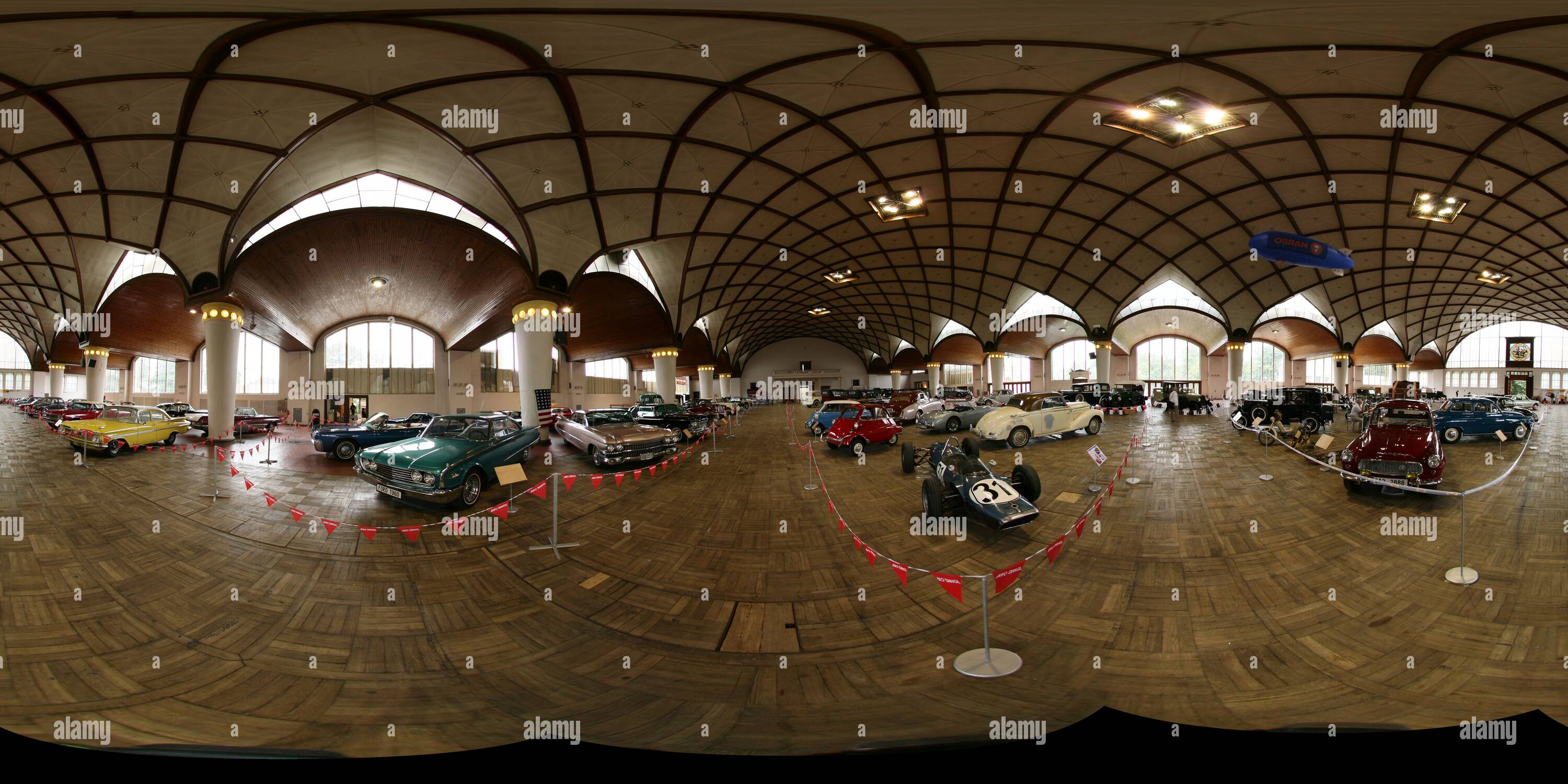 360° view of Antique Car show, July 10 - 13 2008 - Alamy