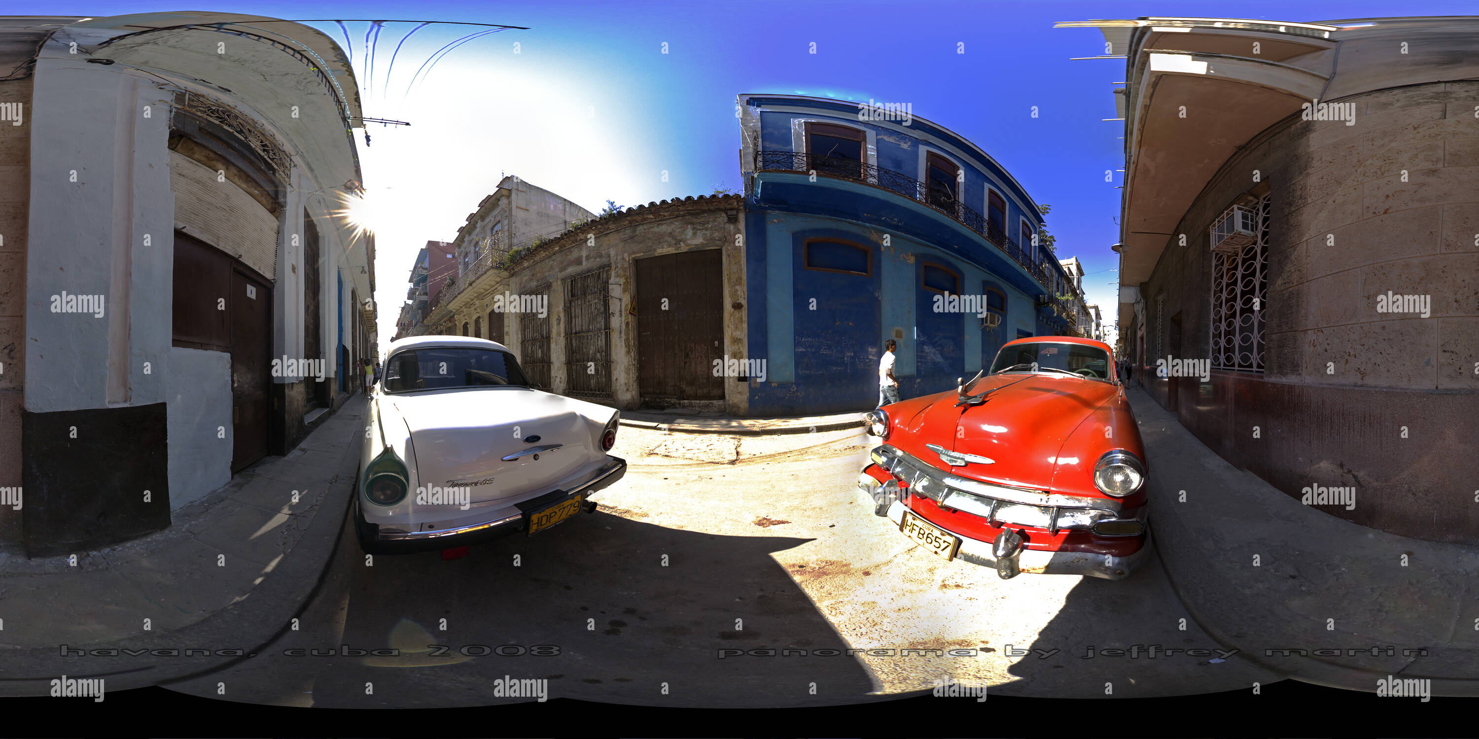 360° view of Red and White American Cars - Alamy
