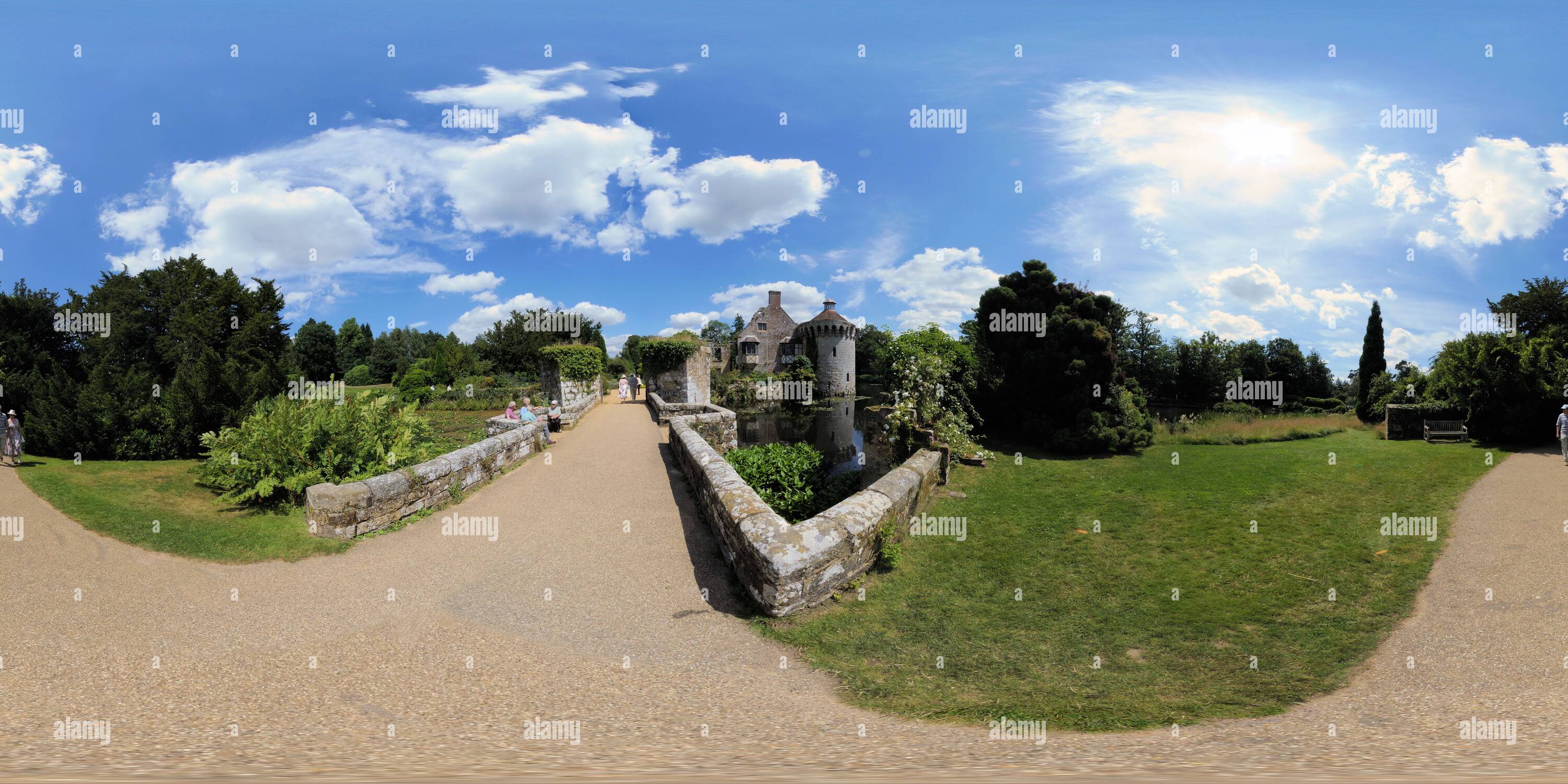360° view of Scotney Castle Bridge - Alamy