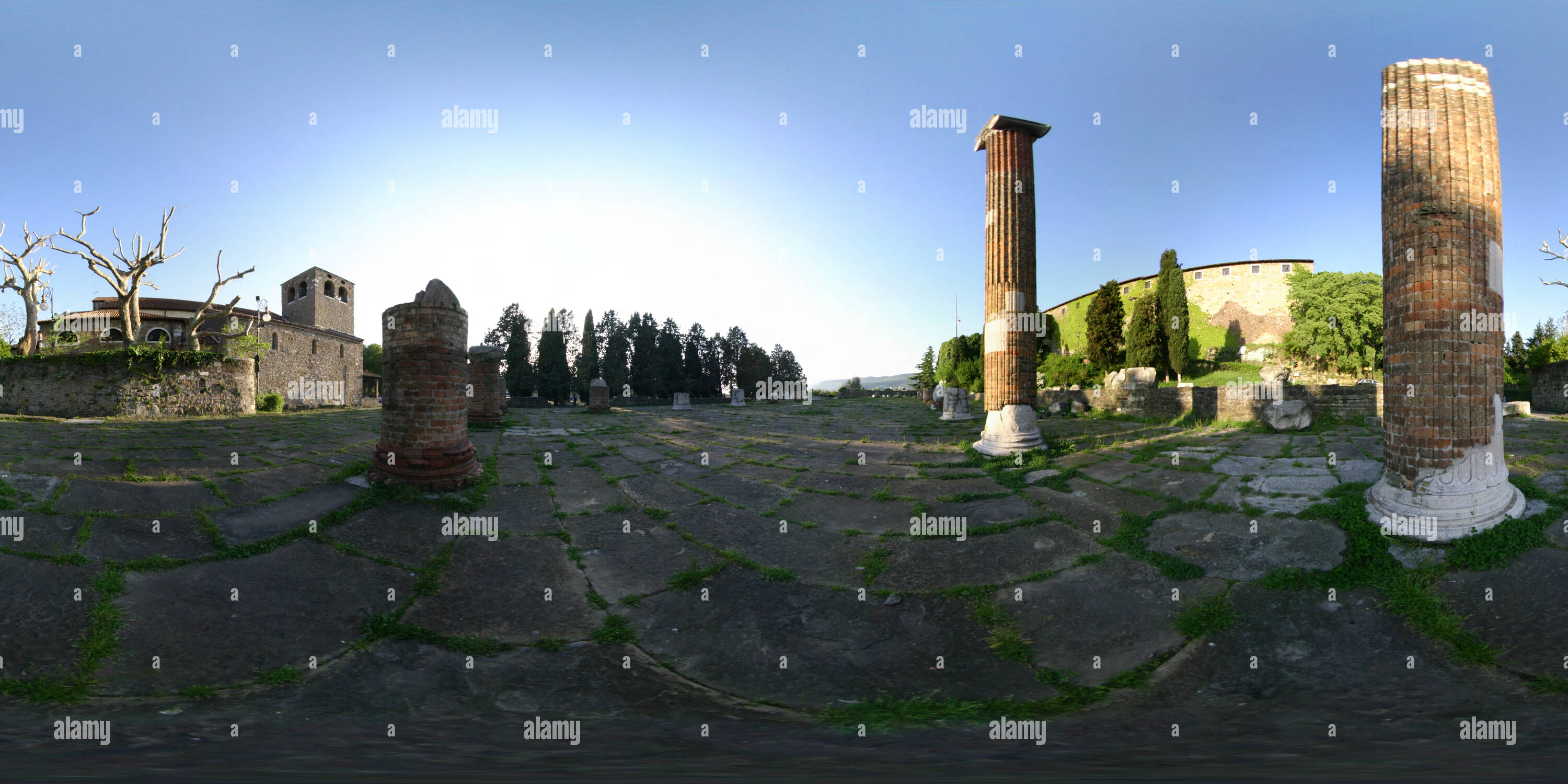360° view of Roman temple ruines - Alamy
