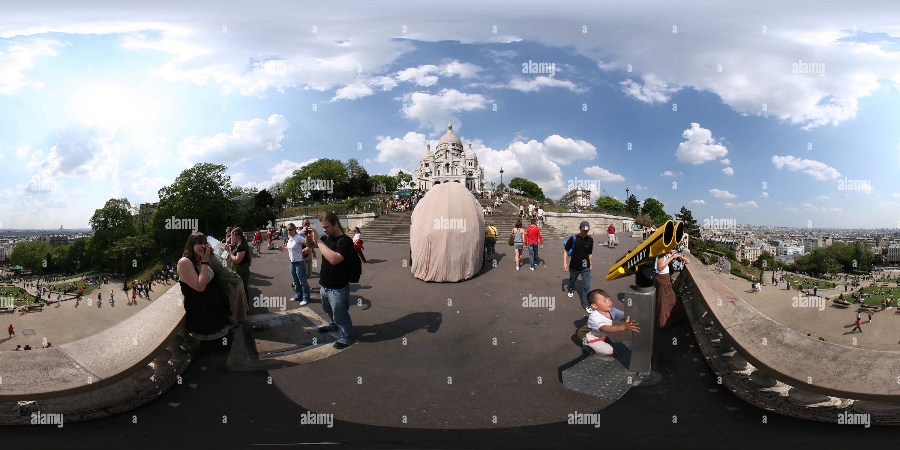 360° view of Paris skyline from the viewing point of Sacré-Cœur ...