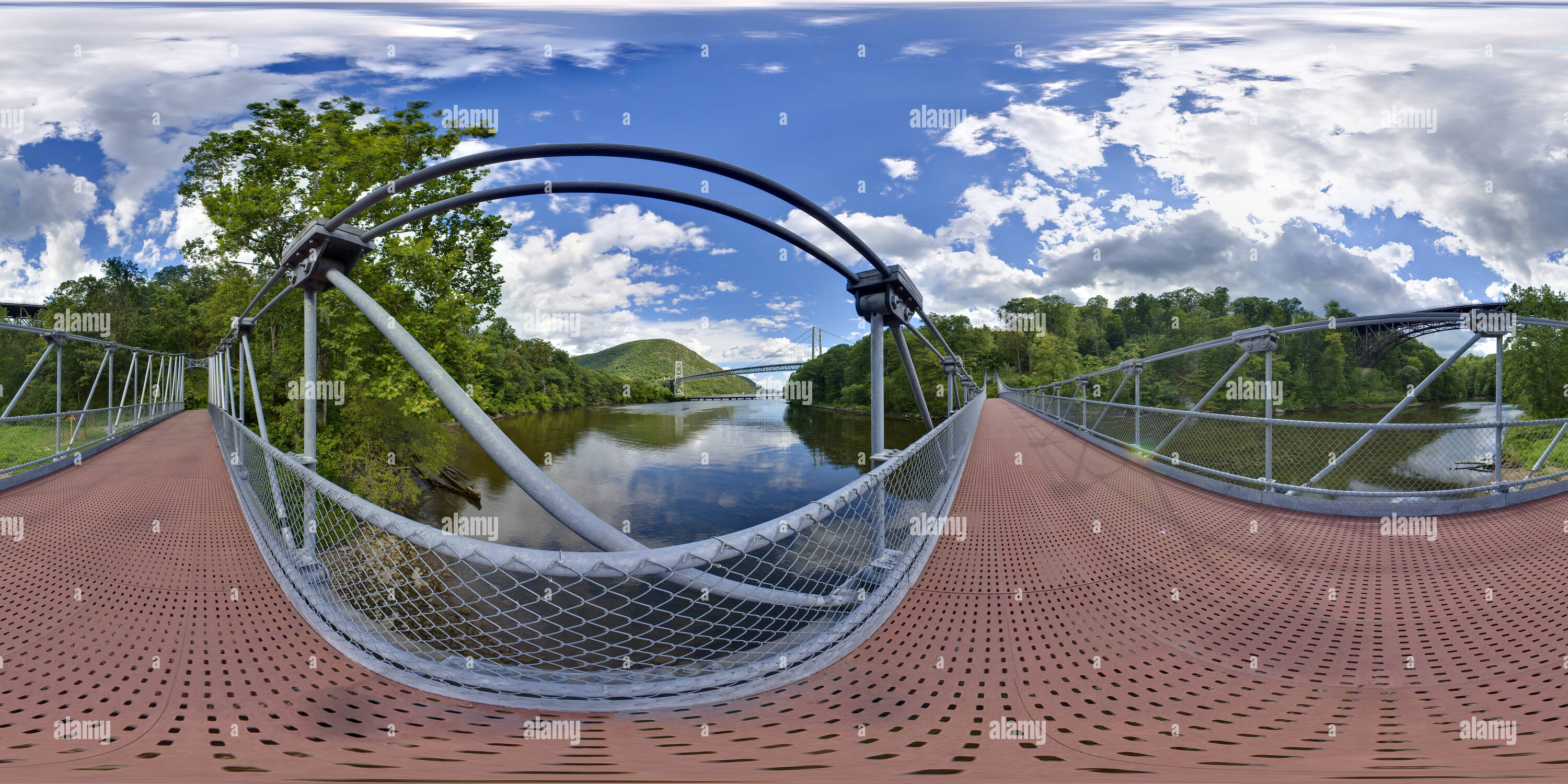 360° view of Bear Mountain Bridge - Alamy