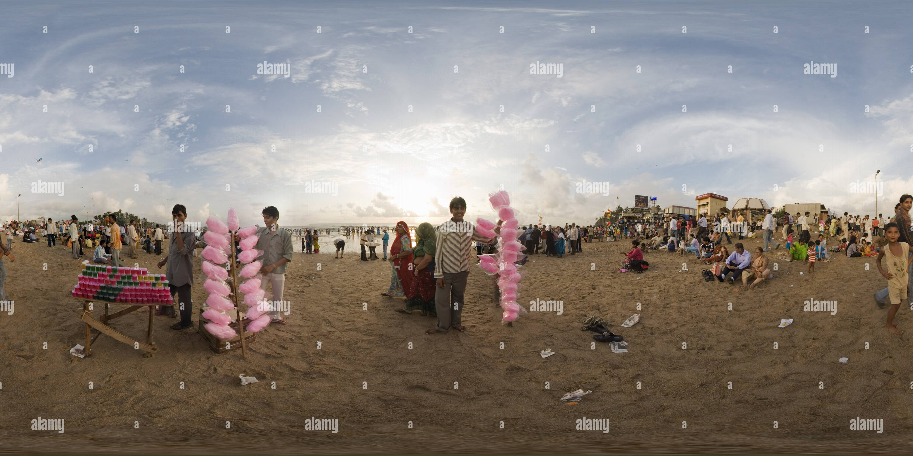 Juhu beach cafe hi-res stock photography and images - Alamy
