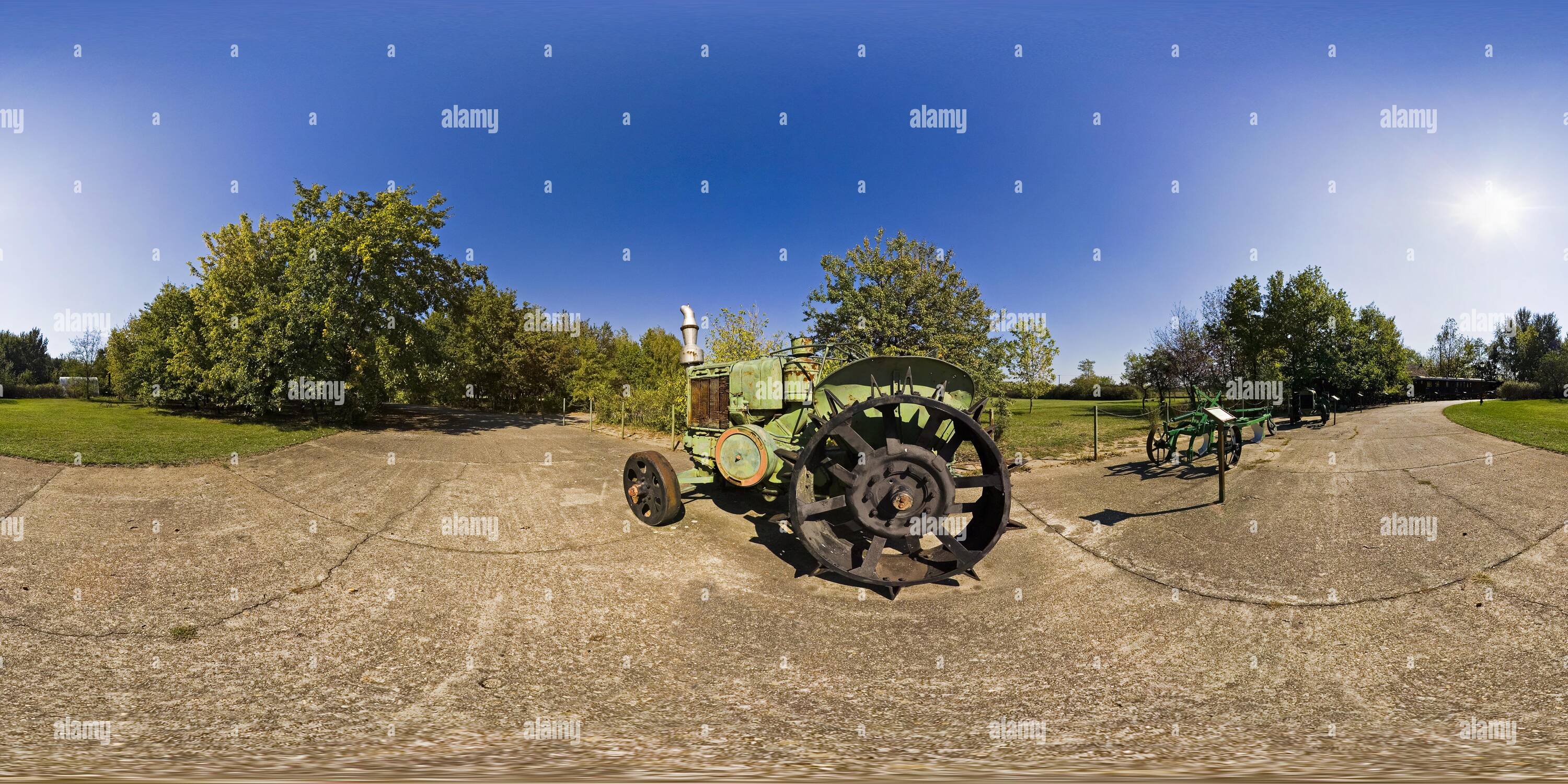 360° view of Old Ford tractor from the 1940 years - Alamy