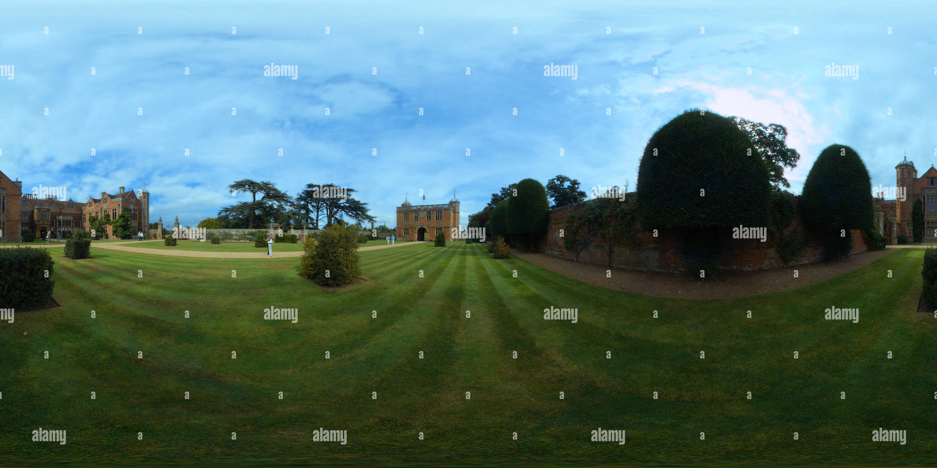 360° view of Charlecote Park - Lawn - Alamy