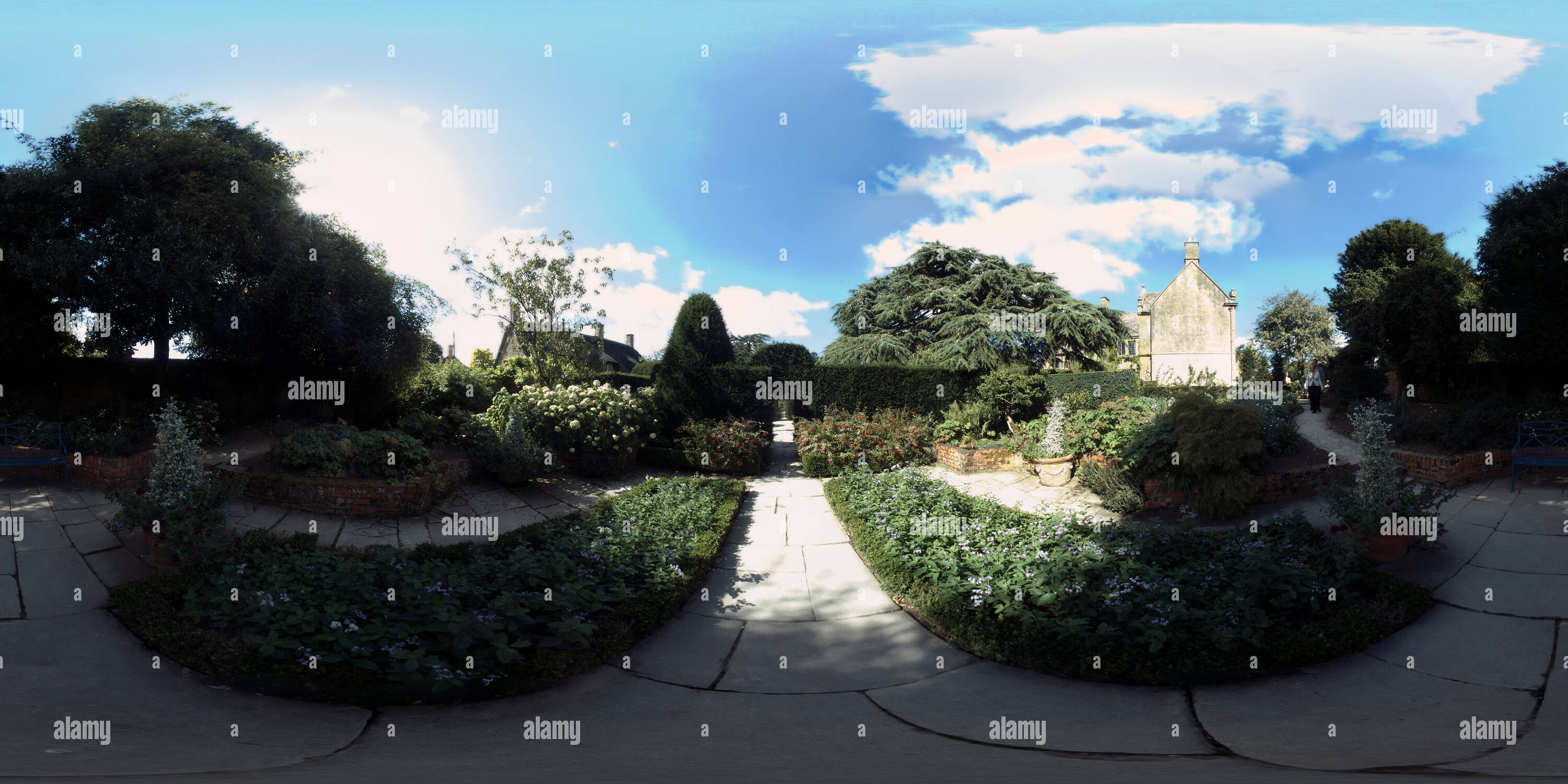 360° view of Hidcote Manor - Maple garden - Alamy