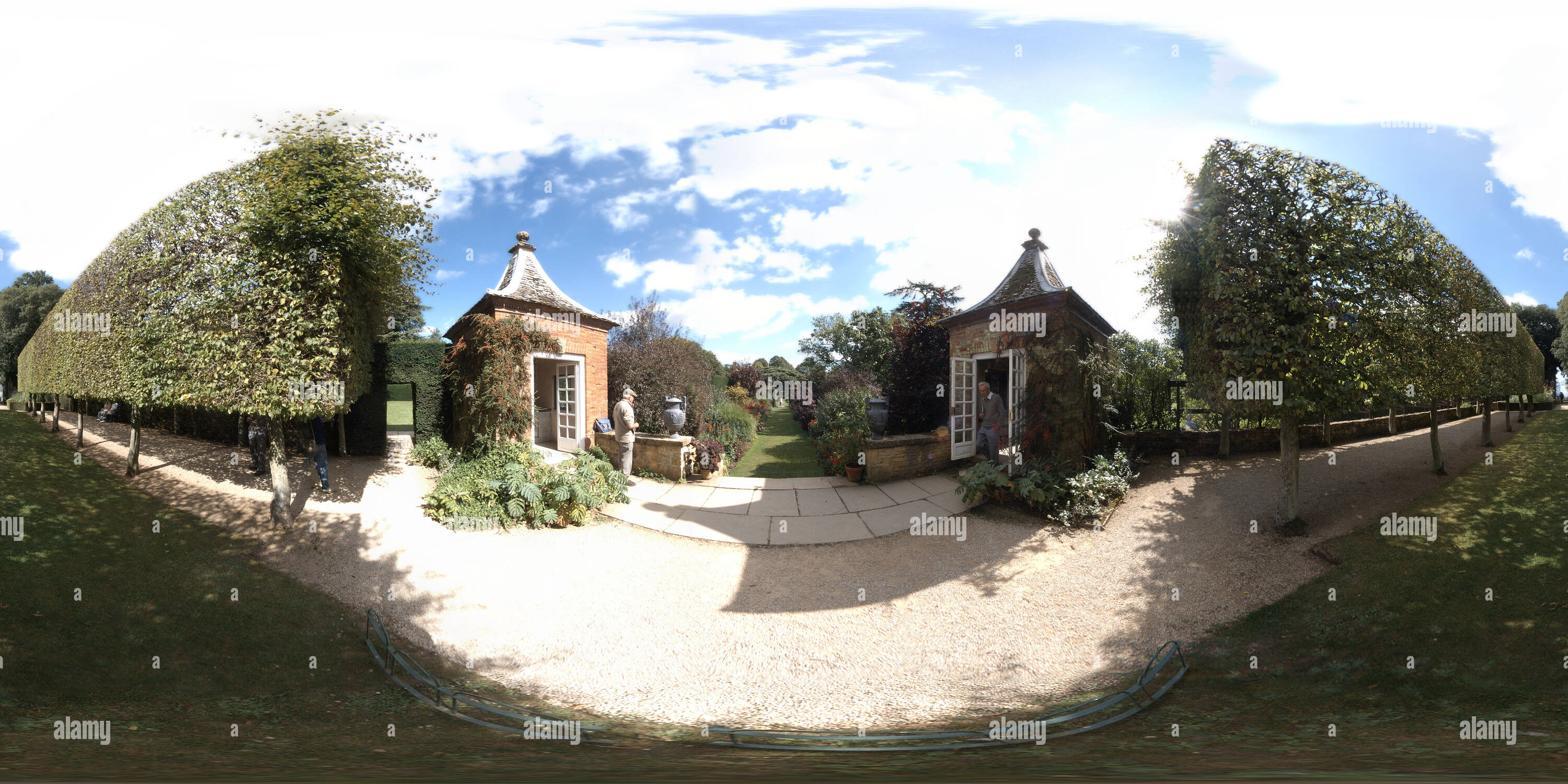 360° view of Hidcote Manor - The Stilt Garden - Alamy
