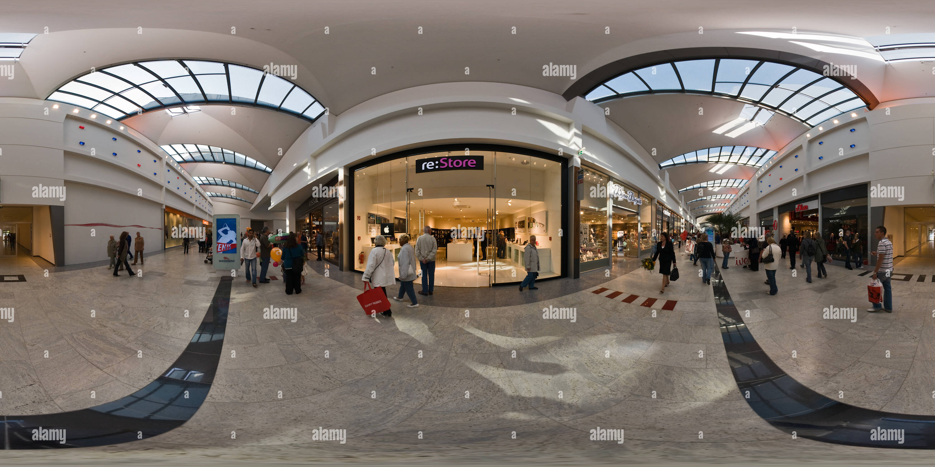 360° view of Apple Retail Shop at Waterfront - Alamy