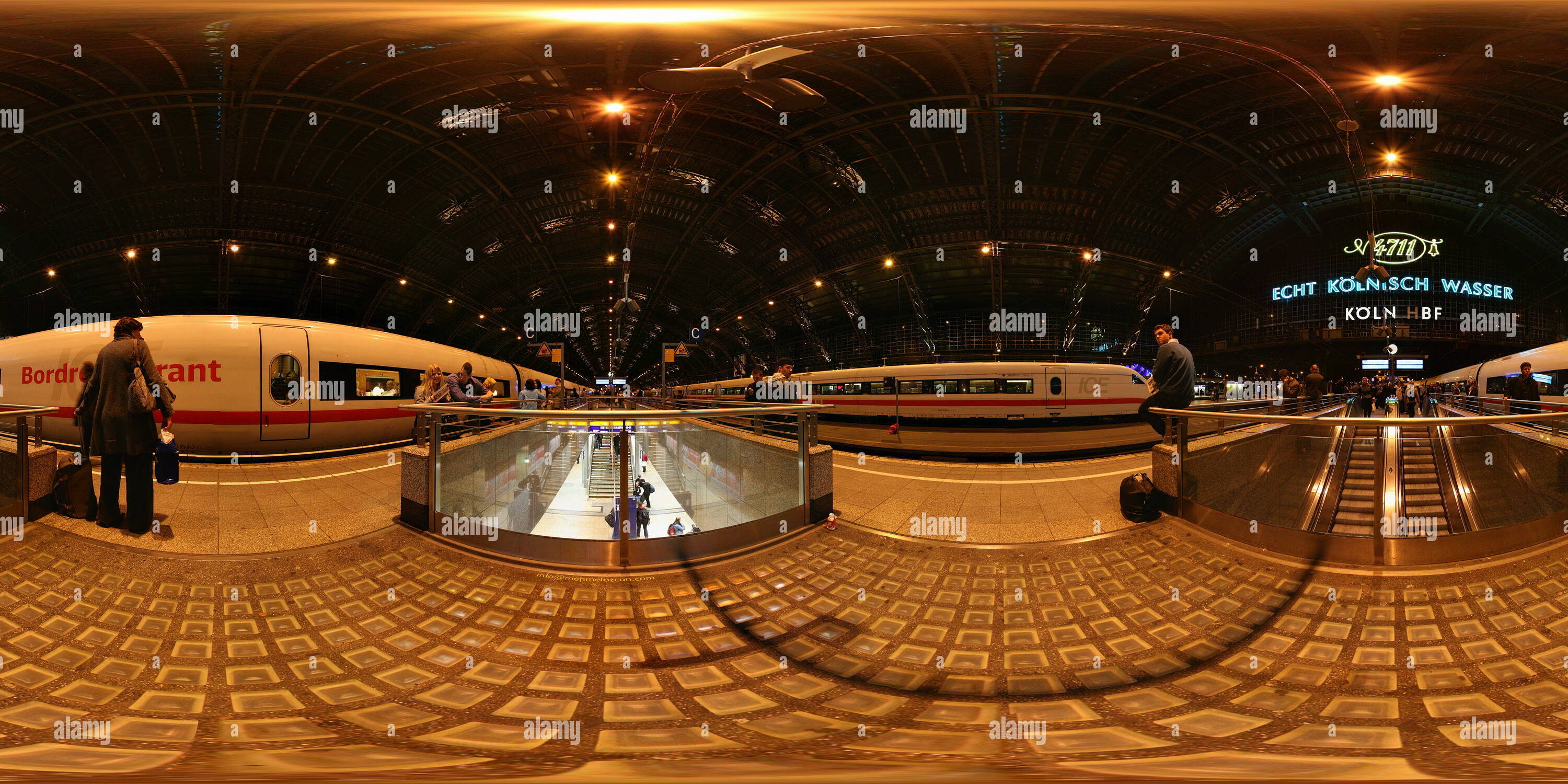 360° view of Cologne Train Station - Alamy