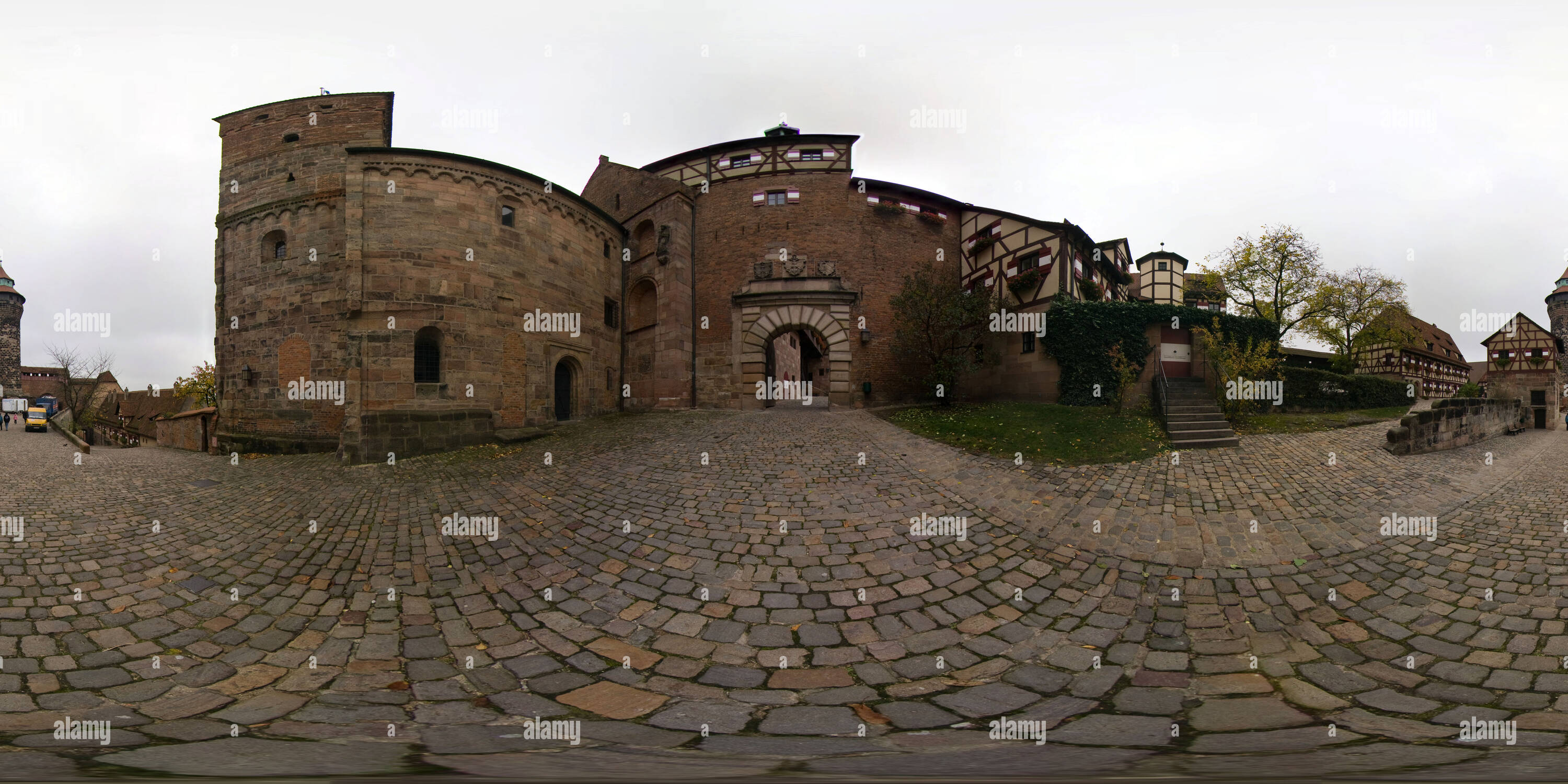 360° view of Outer castle courtyard - Alamy