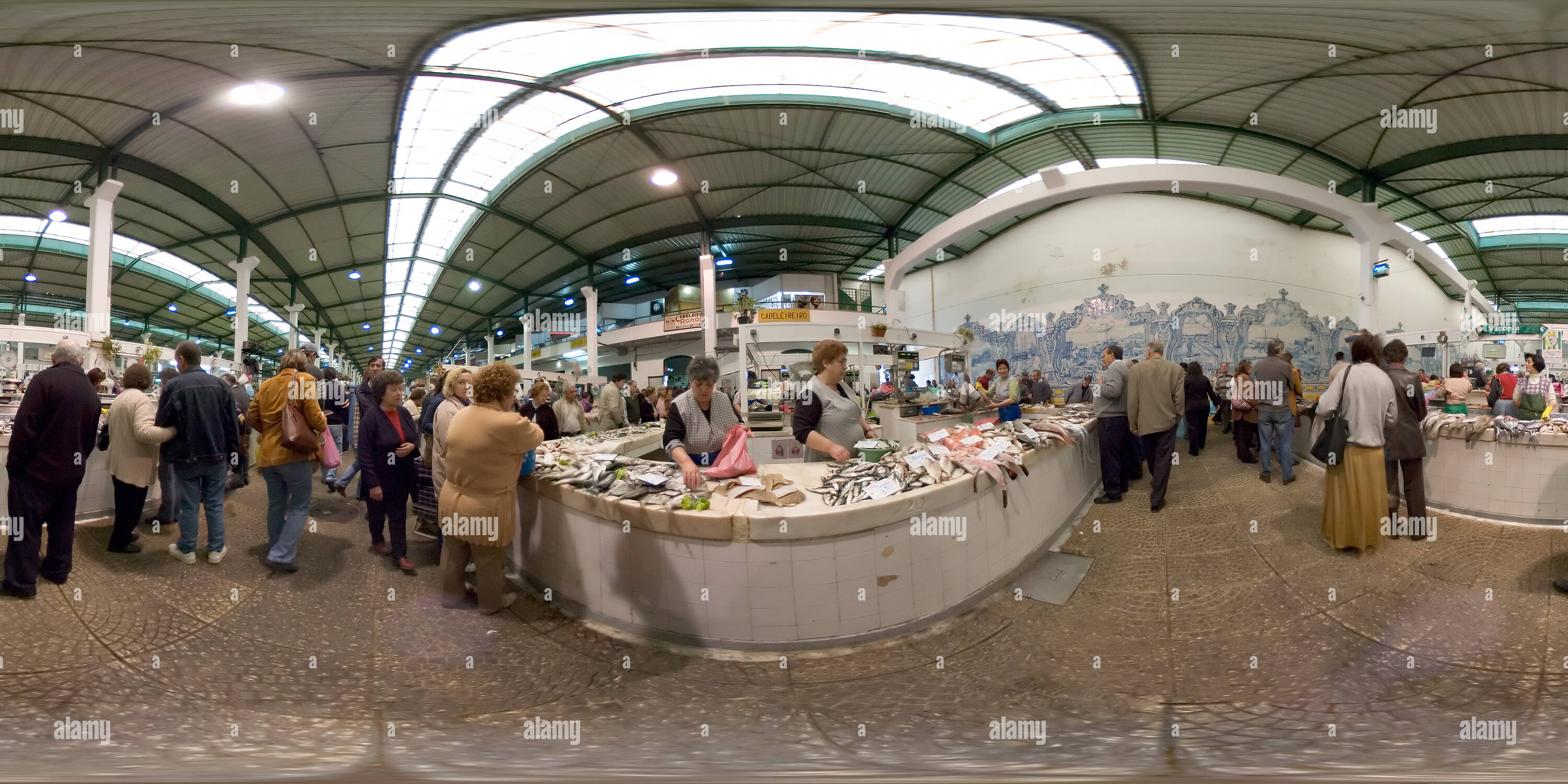 Setubal market hi-res stock photography and images - Alamy