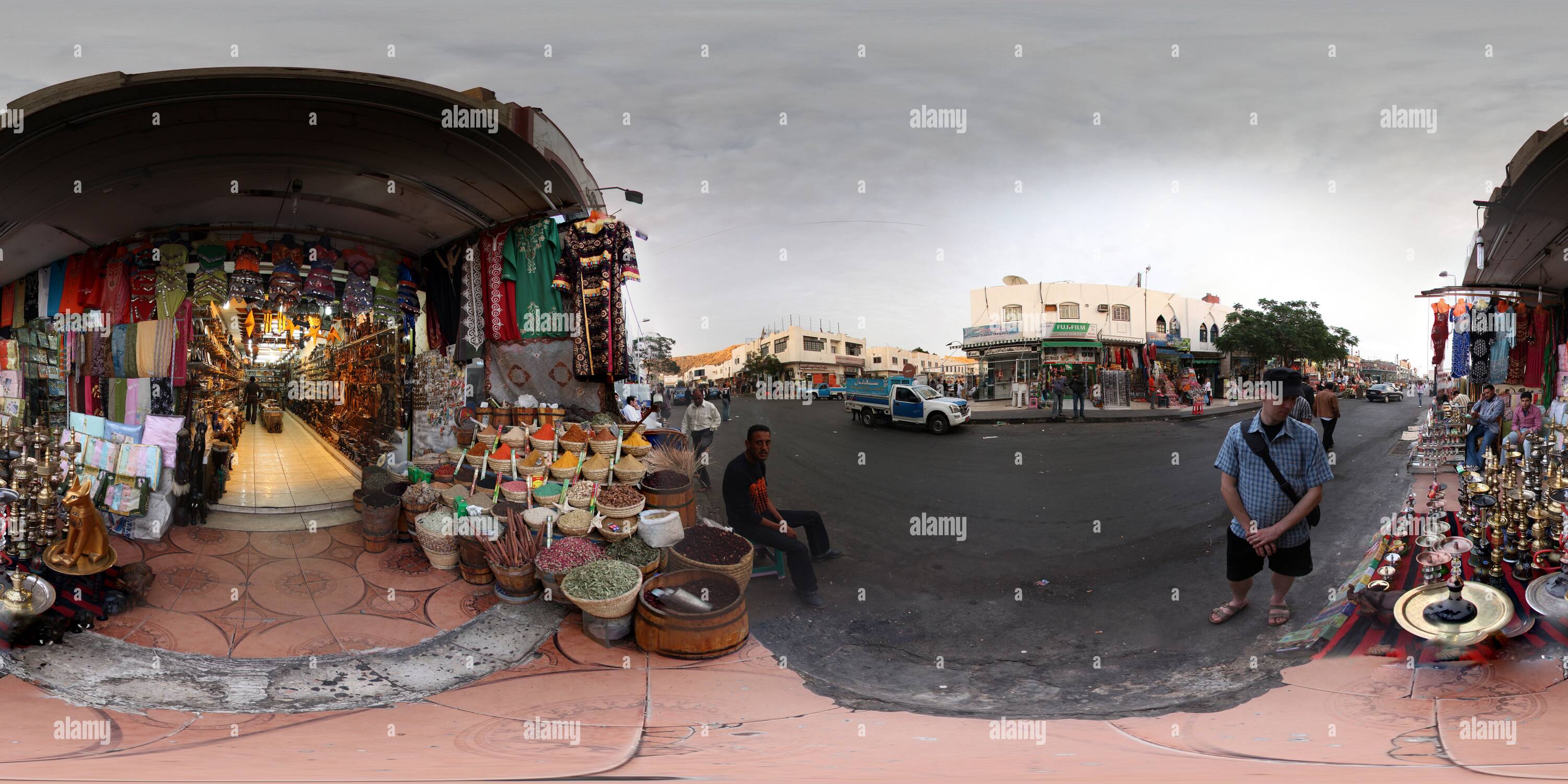 360° view of Sharmen Street Life - Alamy