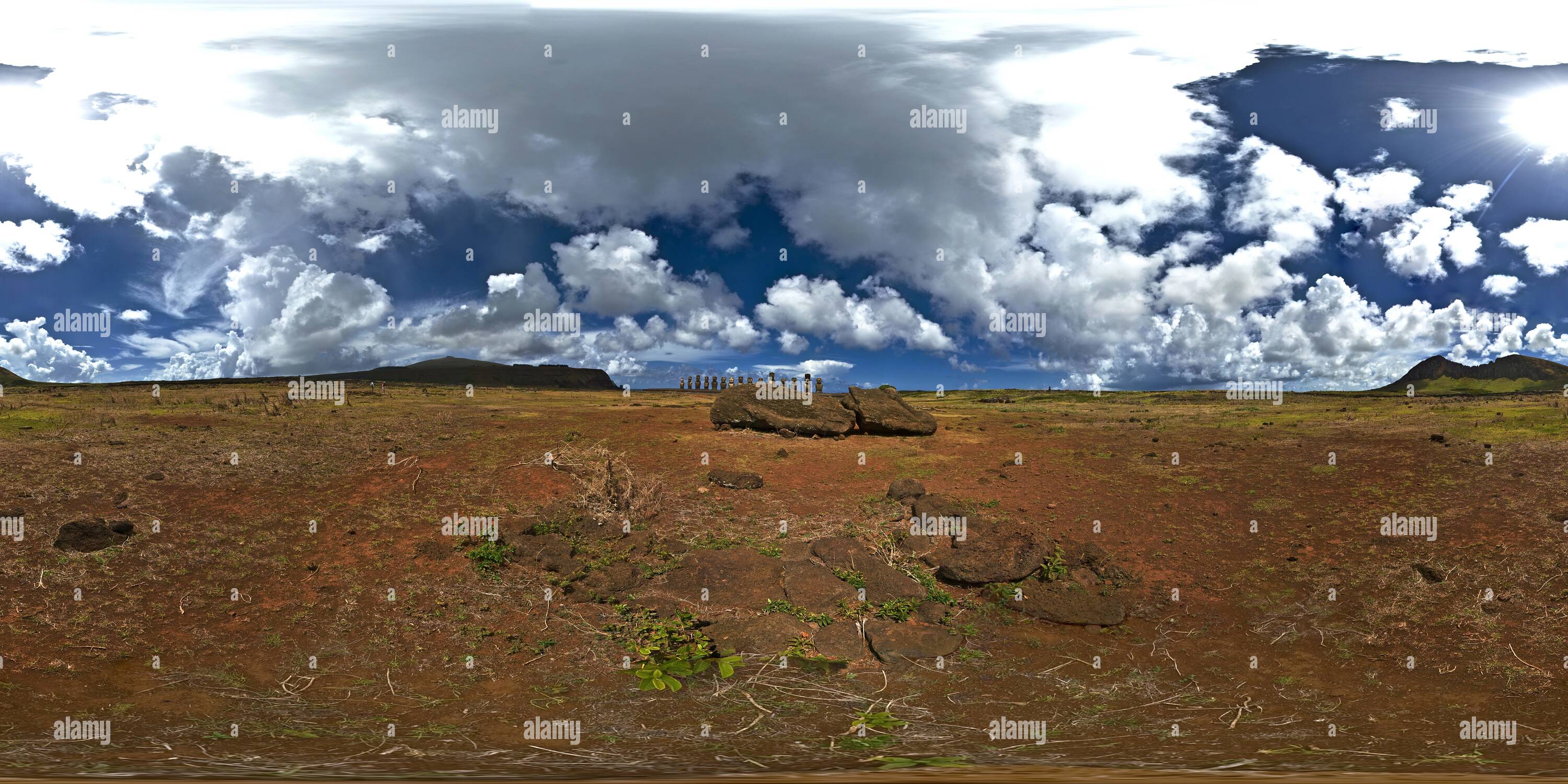 360° view of Ahu Tongariki (Fallen Moai - Alamy