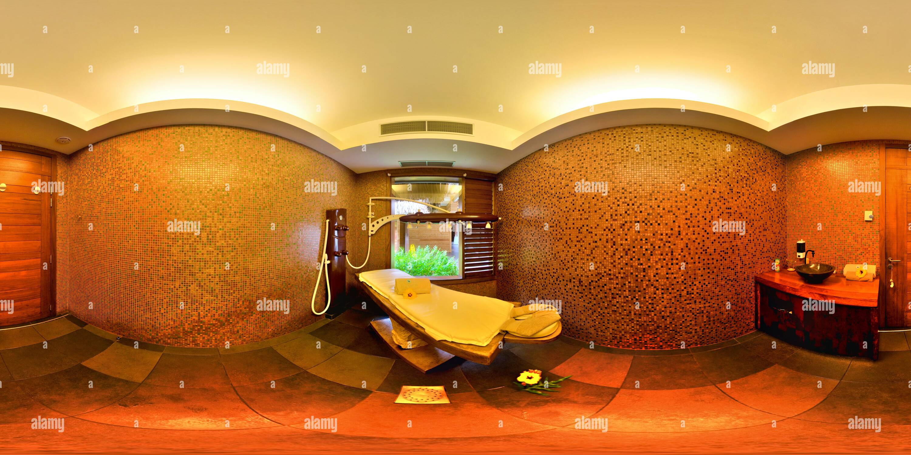 360° view of Deep Ocean Spa : Salle De Soin - Alamy