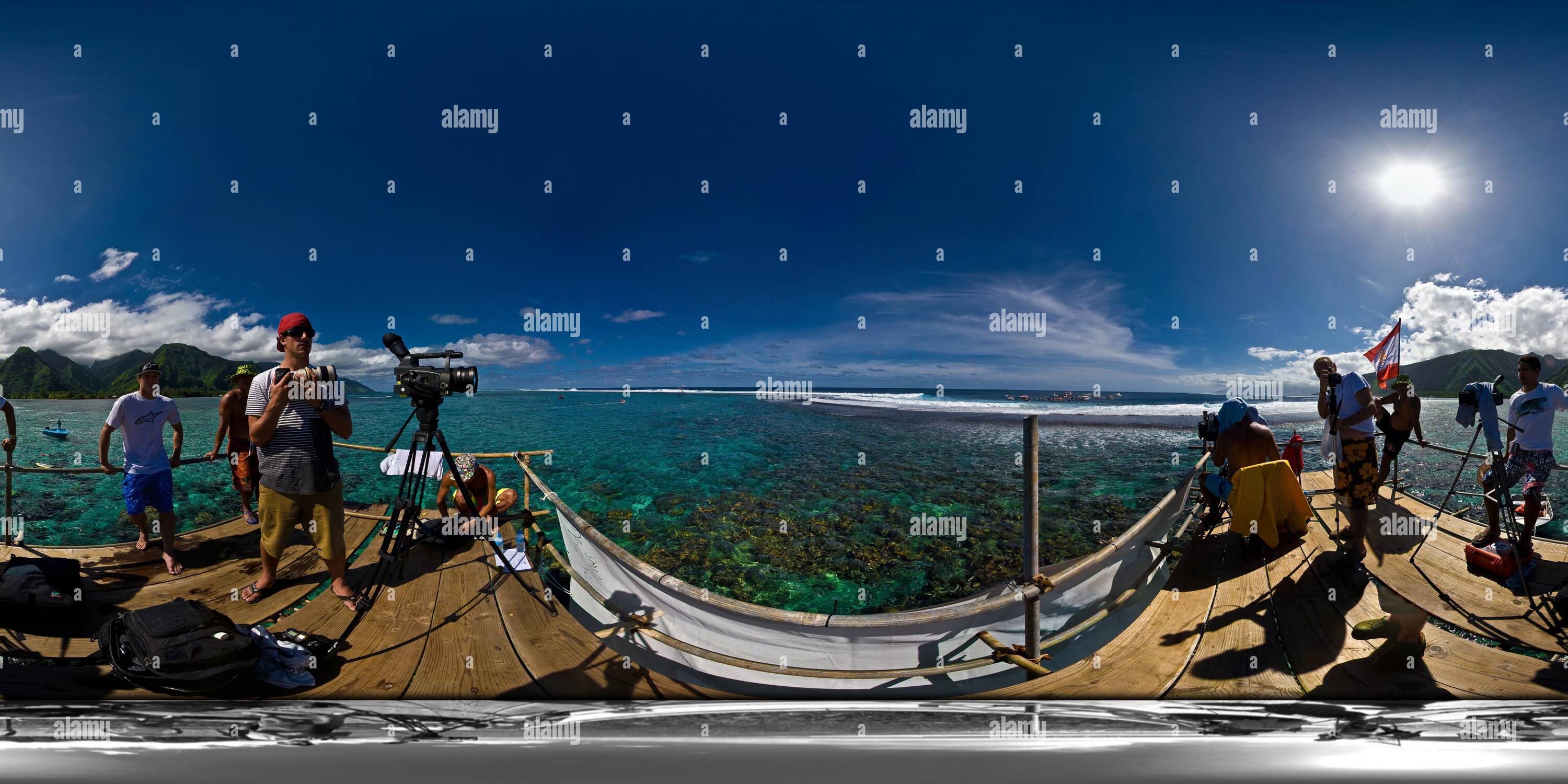 Teahupoo wave hi-res stock photography and images - Alamy